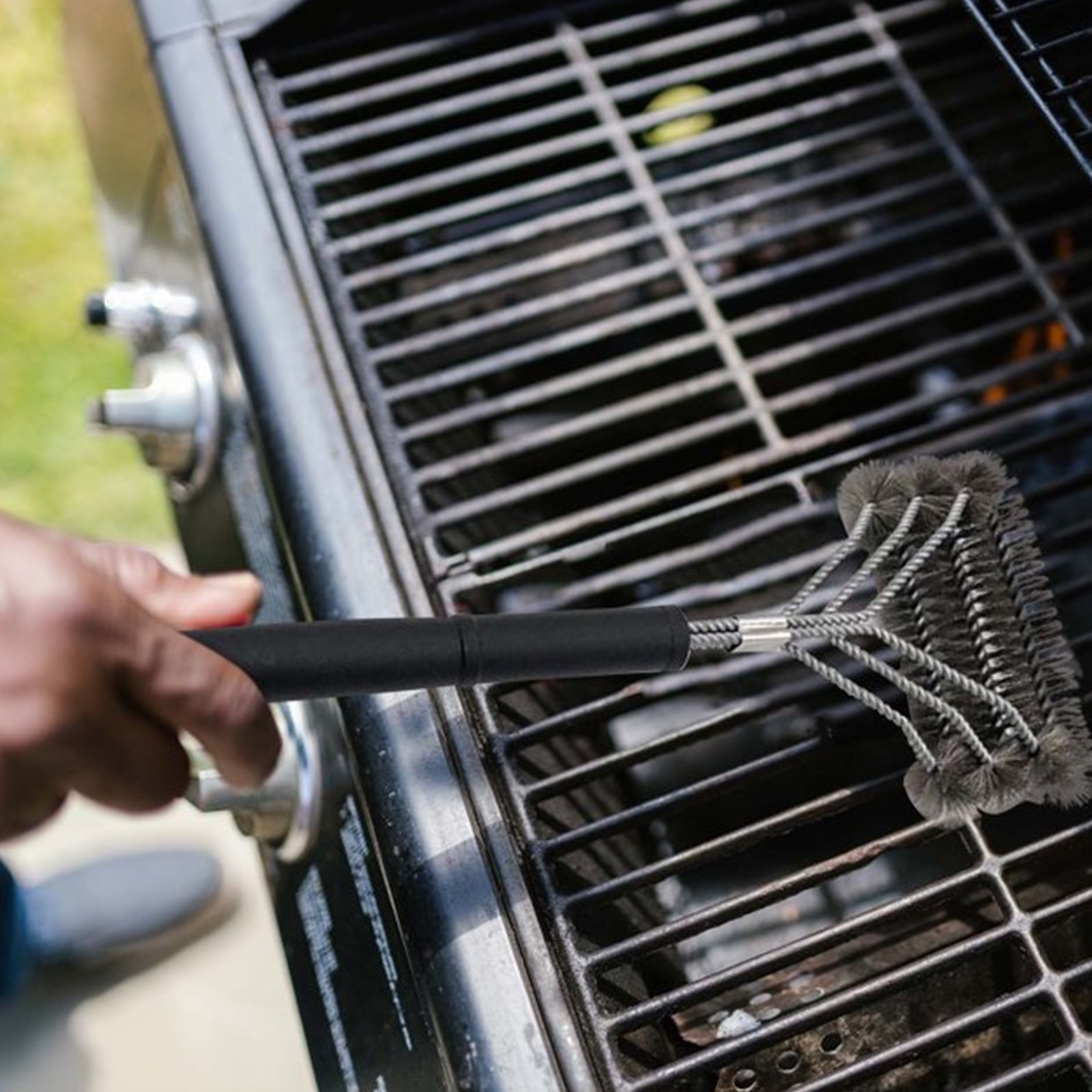 Четка за почистване на скара Hggzeg удобна и ергономична безопасна телена търкалка подходяща