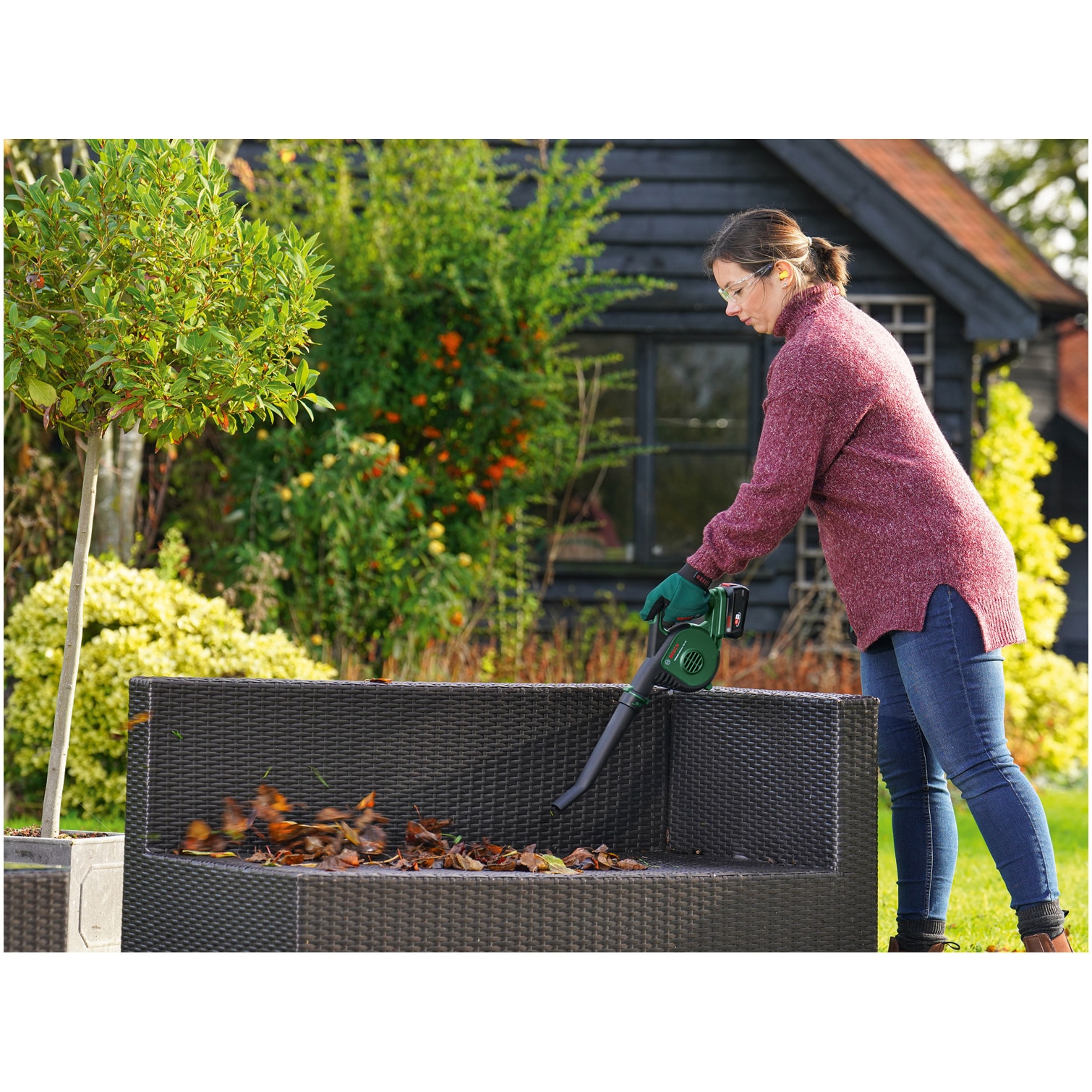 Suflanta pentru frunze pe acumulator Bosch UniversalLeafBlower 18V-130 ...