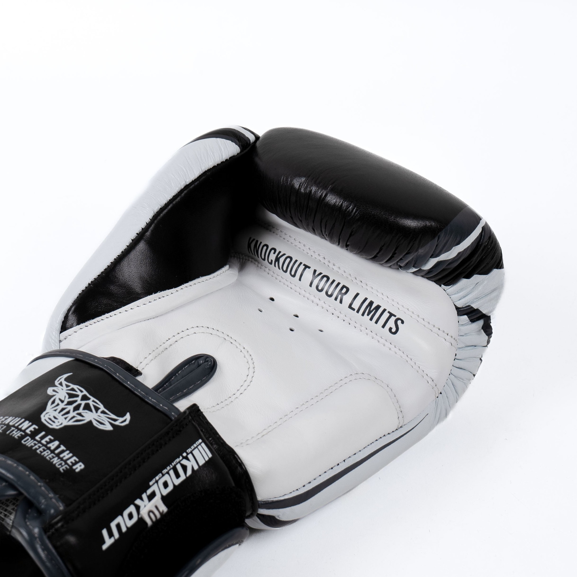 Manusi Box Knockout Pro Sparring 2.0 14OZ / Negru/Alb - eMAG.ro