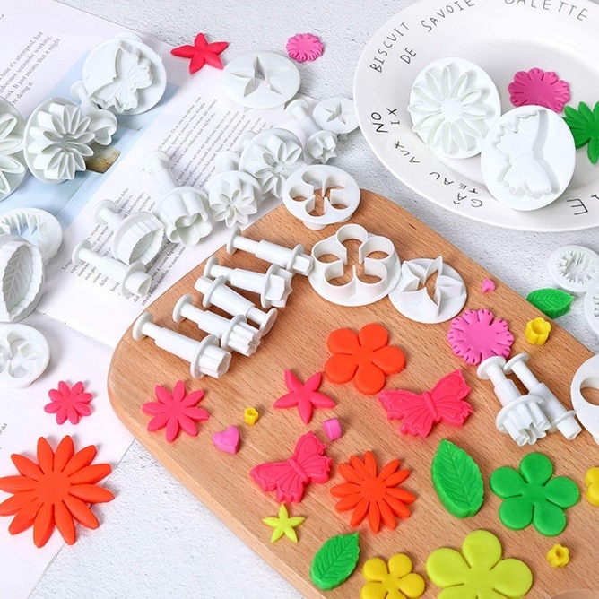 Set 33 Forme pentru Decorat Tort si Prajituri cu Stelute, Inimioare ...