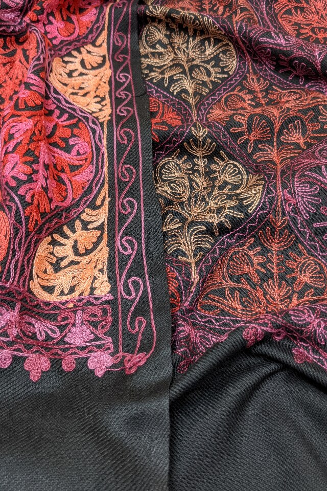 Esarfa Cara negru de lana reversibil cu broderie hand made India 70x200 ...
