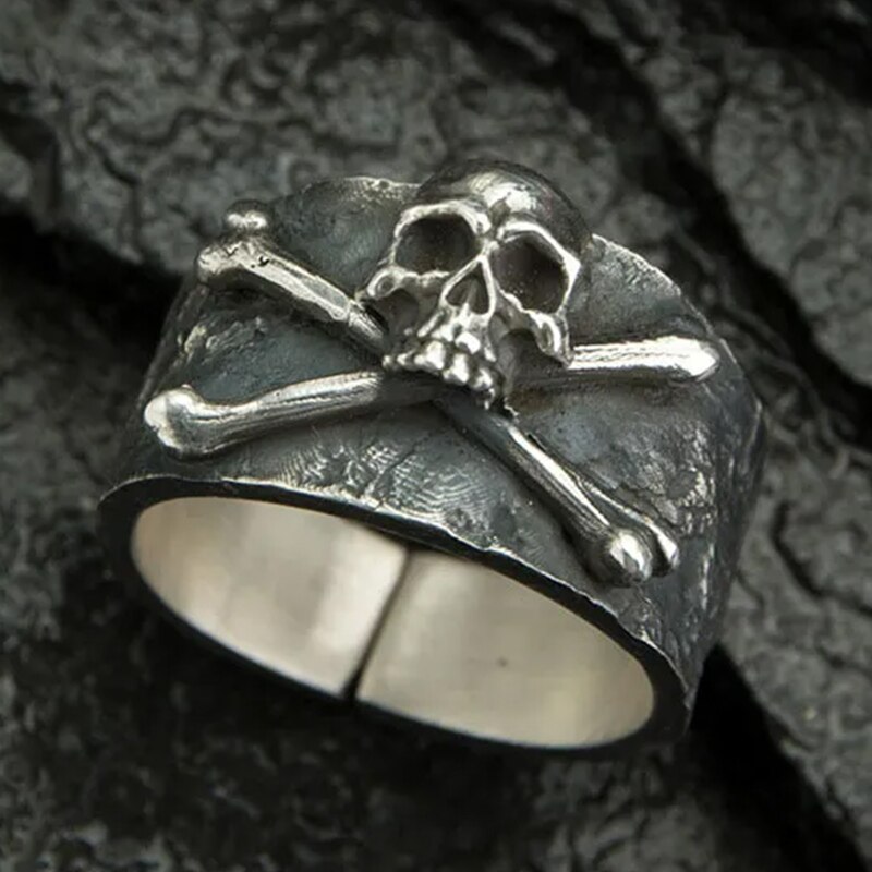 Inel retro, model amenintator cu cap de schelet, tematica pirate king ...