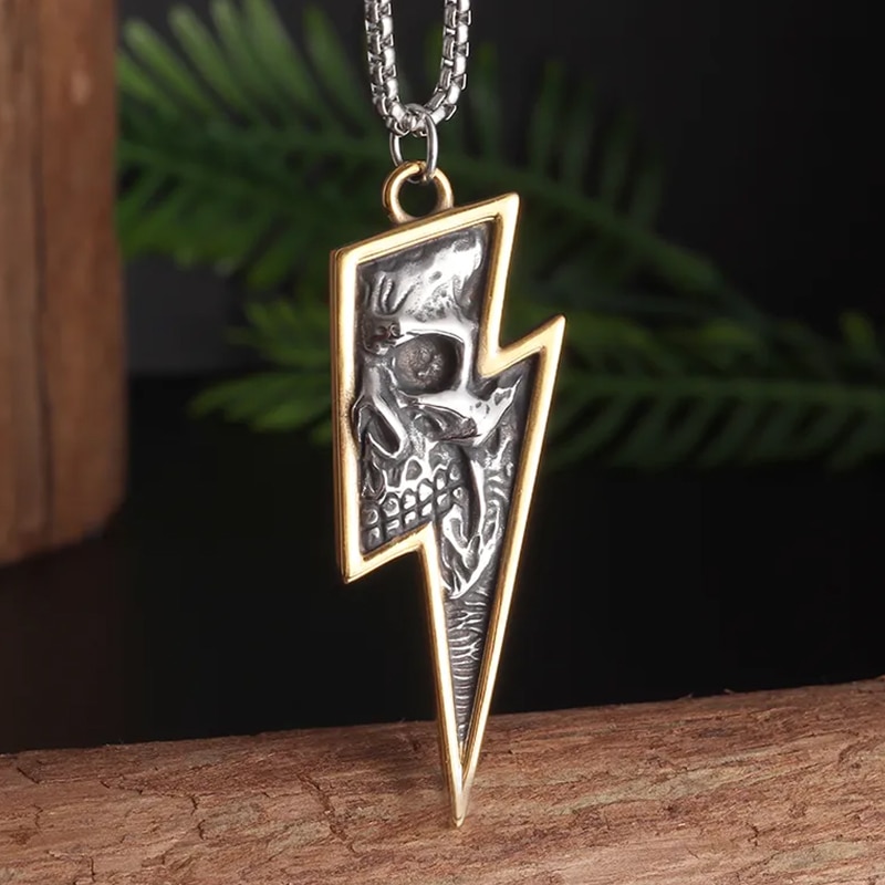 Lant cu pandantiv fulger si cap de schelet, model traznet, tematica ...