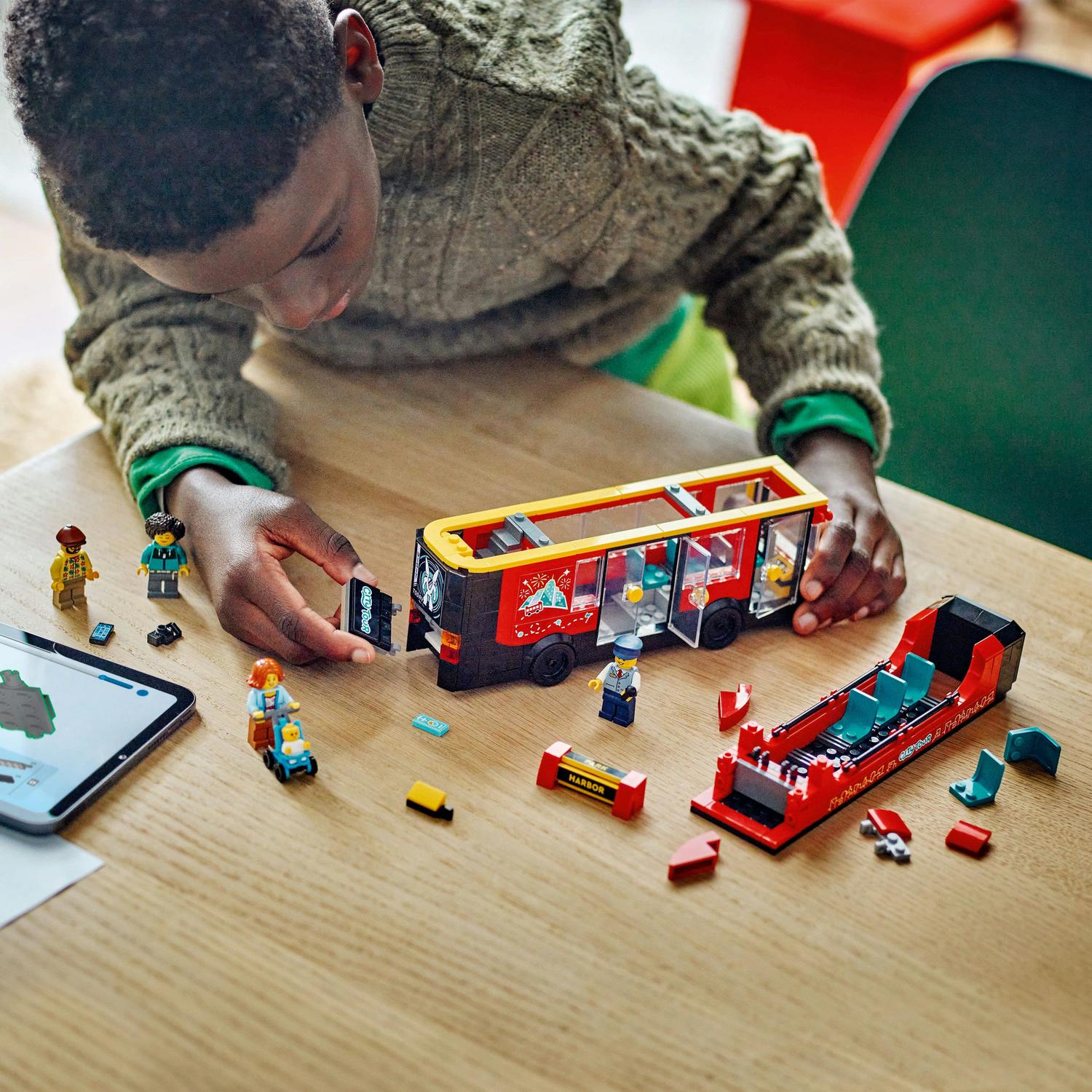 Set de constructie LEGO® City - Autobuz turistic rosu cu etaj 60407 ...