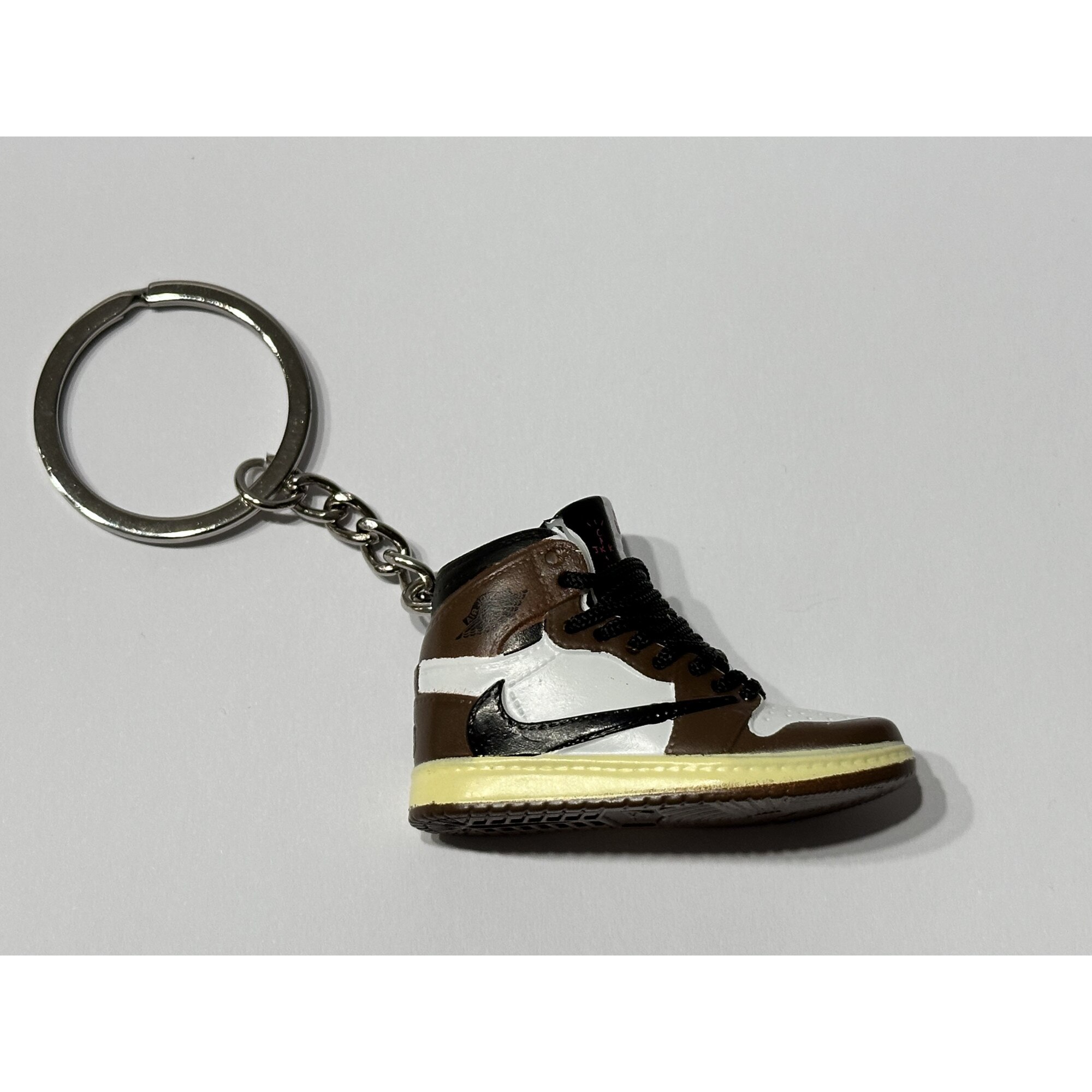Breloc pentru chei, Nike Jordan 1 High, Travis Scott, Maro-Negru - eMAG.ro