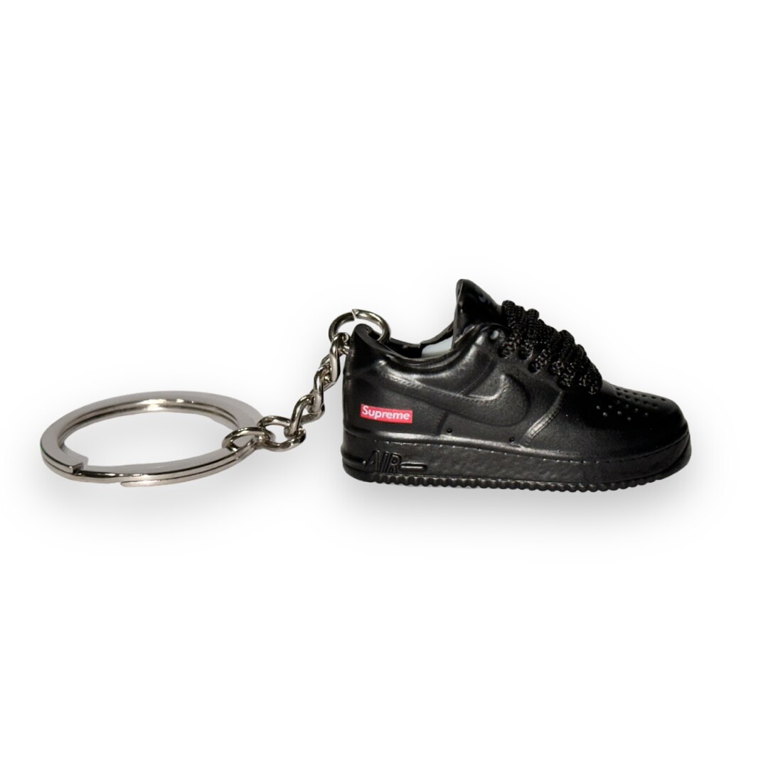 Breloc pentru chei, Nike x Supreme Air Force 1 Low, Negru-Rosu - eMAG.ro