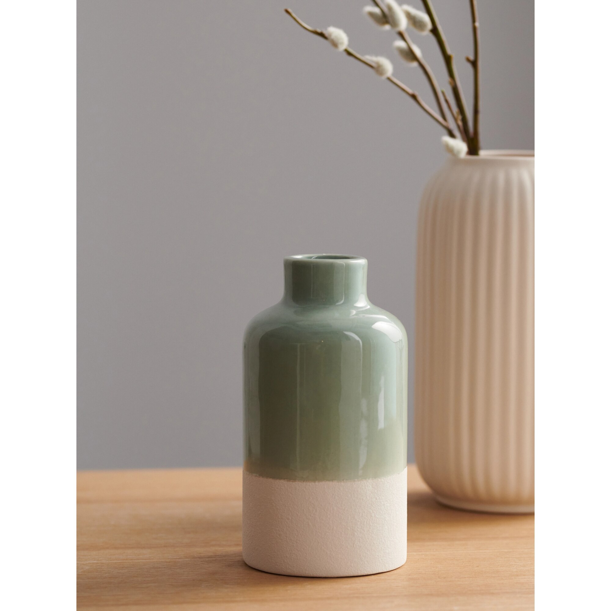 Vaza Decorativa din Ceramica, diametru 9cmx17cm, culoare Verde-pal ABYZ ...