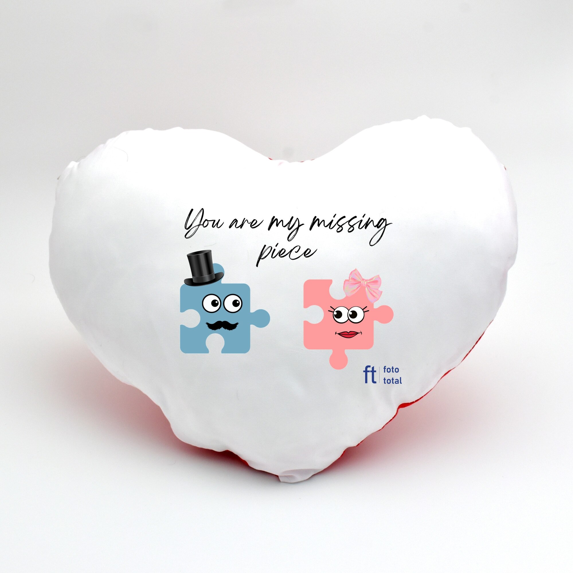 Perna in forma de inima cu spate rosu, personalizata cu Piese puzzle si ...