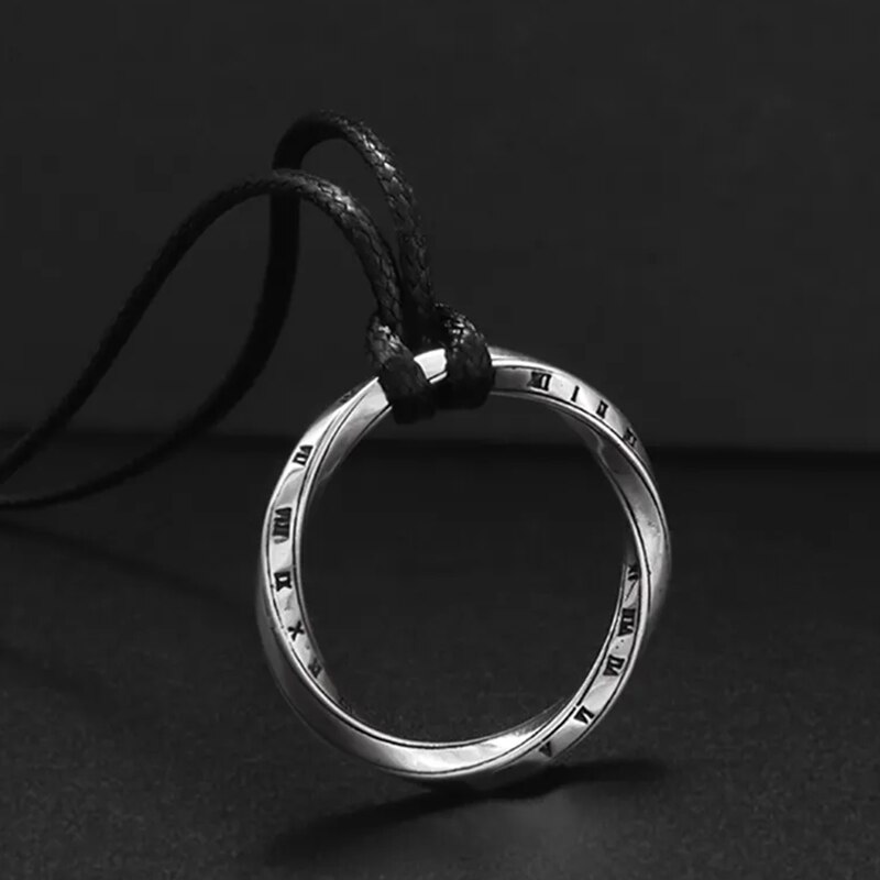 Lant cu pandantiv geometric cerc, model cu numere romane, tematica ...