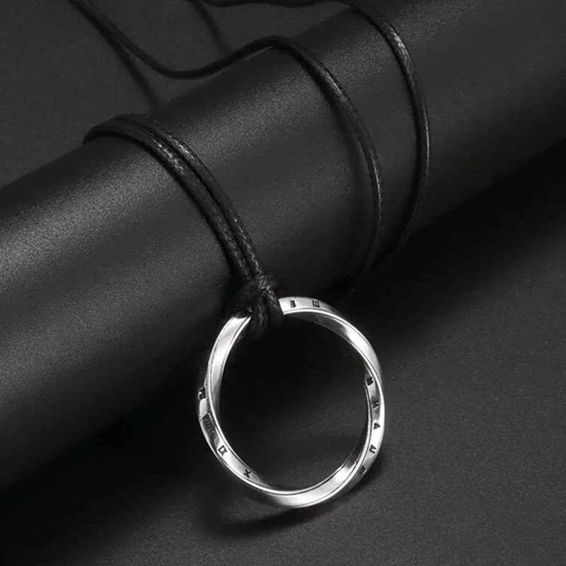 Lant cu pandantiv geometric cerc, model cu numere romane, tematica ...