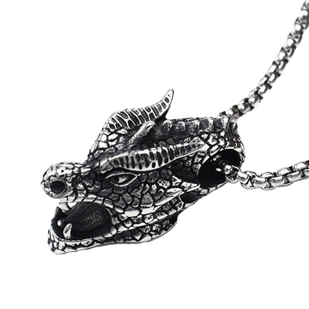 Lant cu pandantiv cap de dragon, model creaturi mitice, tematica ...