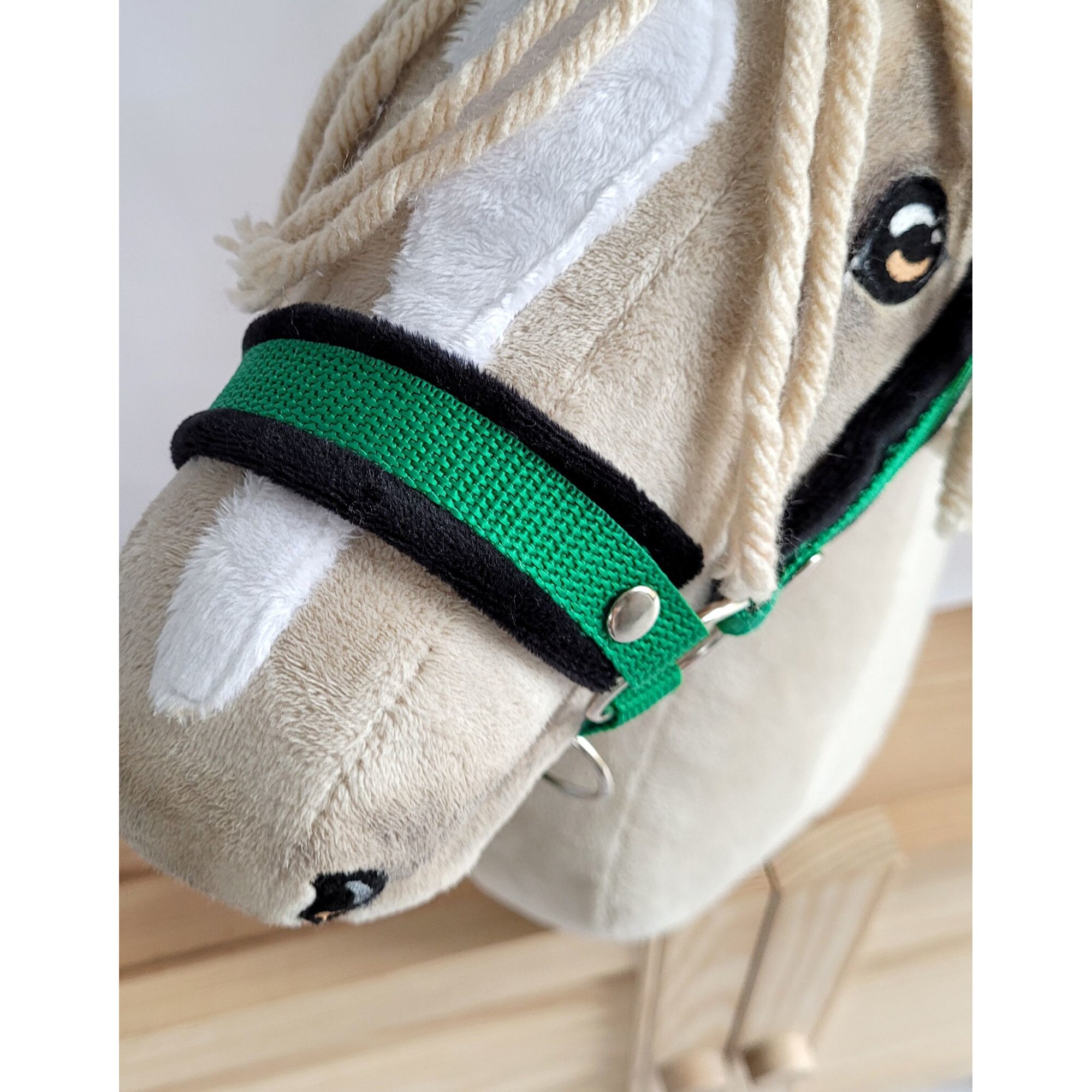 Capastru reglabil pentru calut, Super Hobby Horse, Textil, Verde, Negru ...