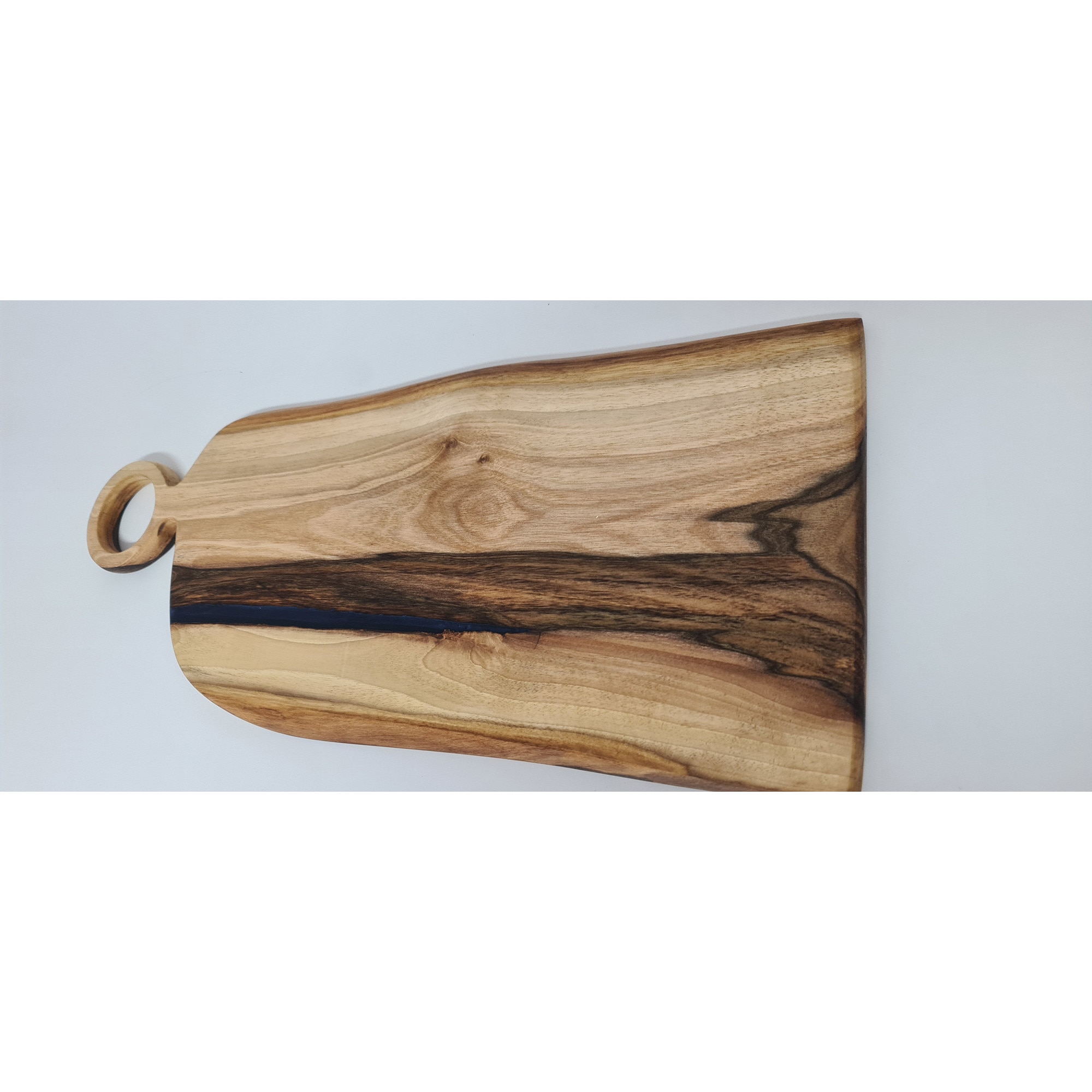 Tocator Handmade din Lemn de Nuc cu Insertii de Rasina (Model 4) - eMAG.ro