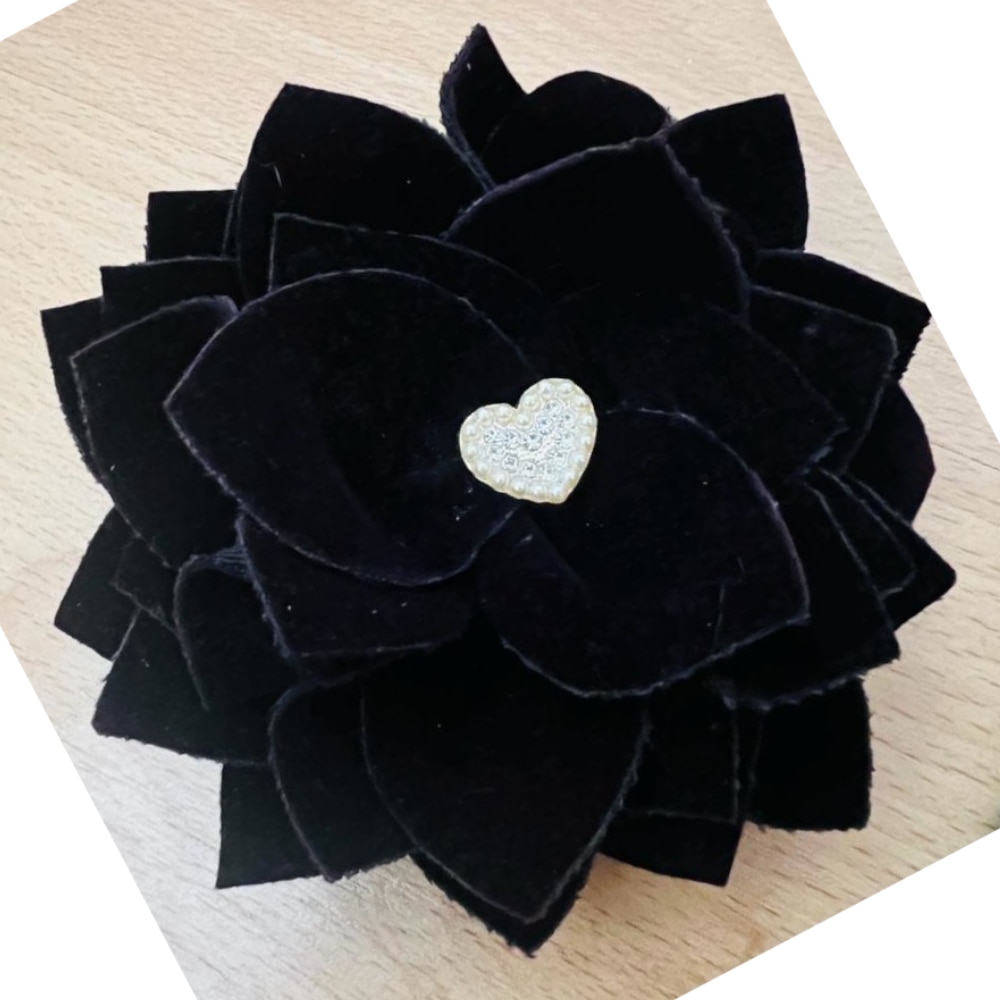 Brosa maxi, model floare, catifea, 10 cm, Negru - eMAG.ro