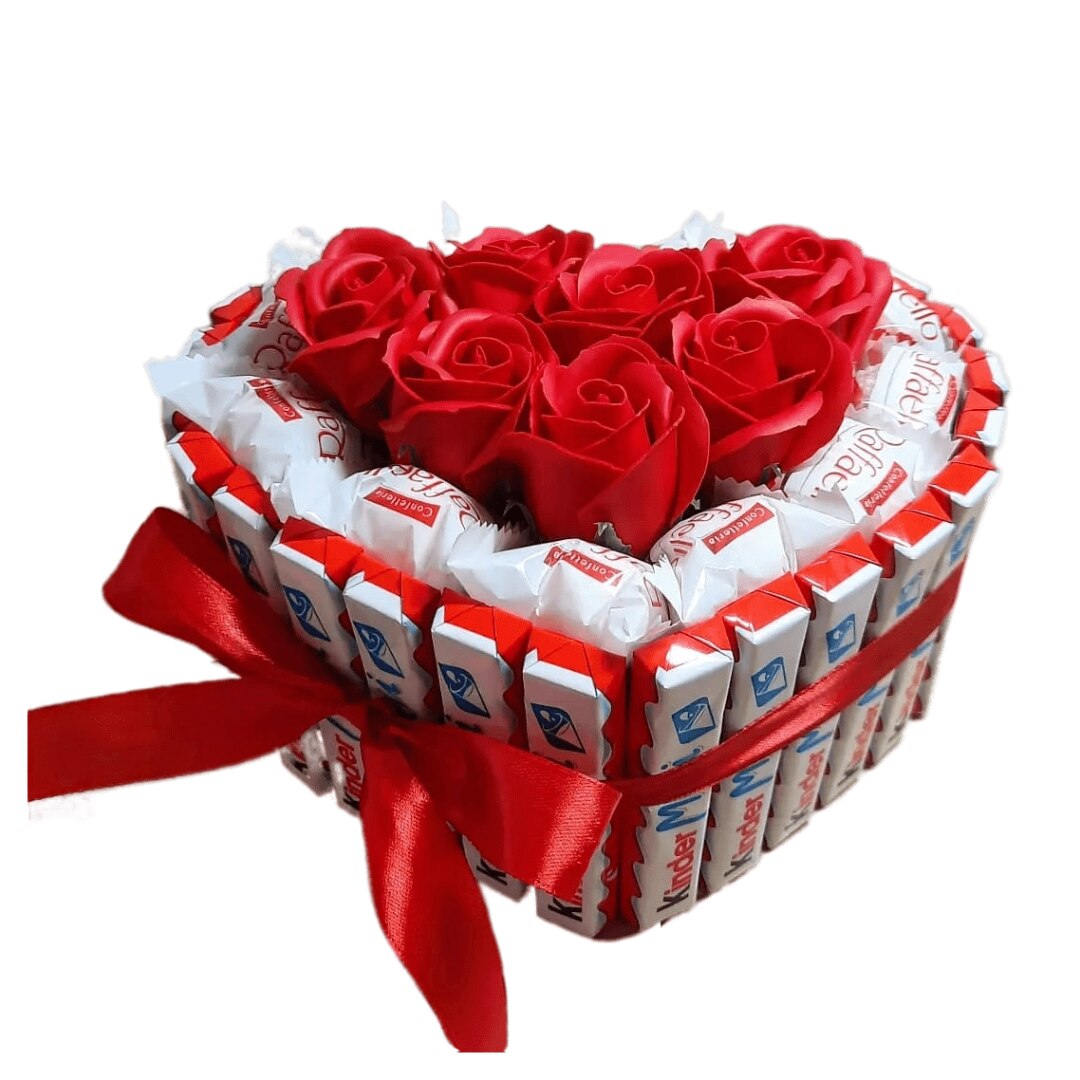 Inima cadou cu Trandafiri din sapun, Kinder Maxi si Raffaello - eMAG.ro