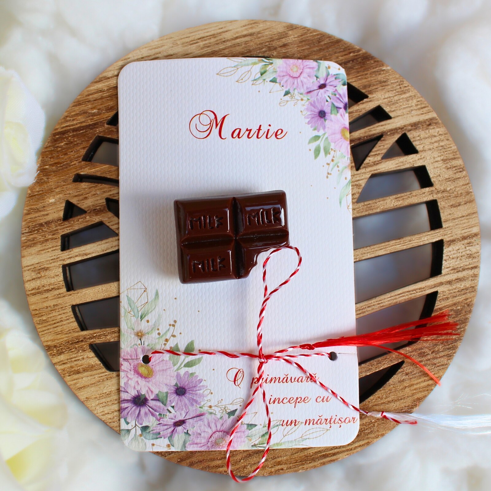 Martisor - Brosa Handmade 'Crinis - Piece of chocolate', Lut Polimeric ...