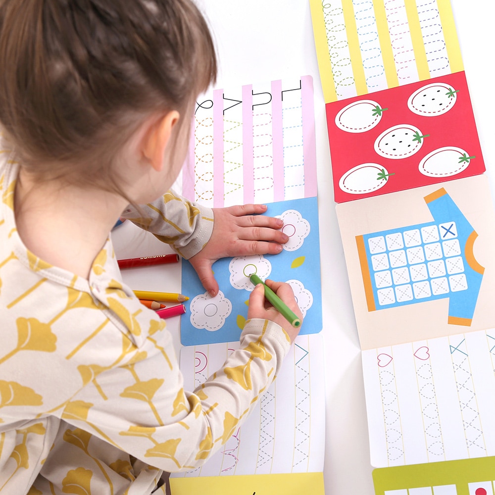 Carte de colorat si trasat linii pentru copii Ed.Banana Panda Ready To ...