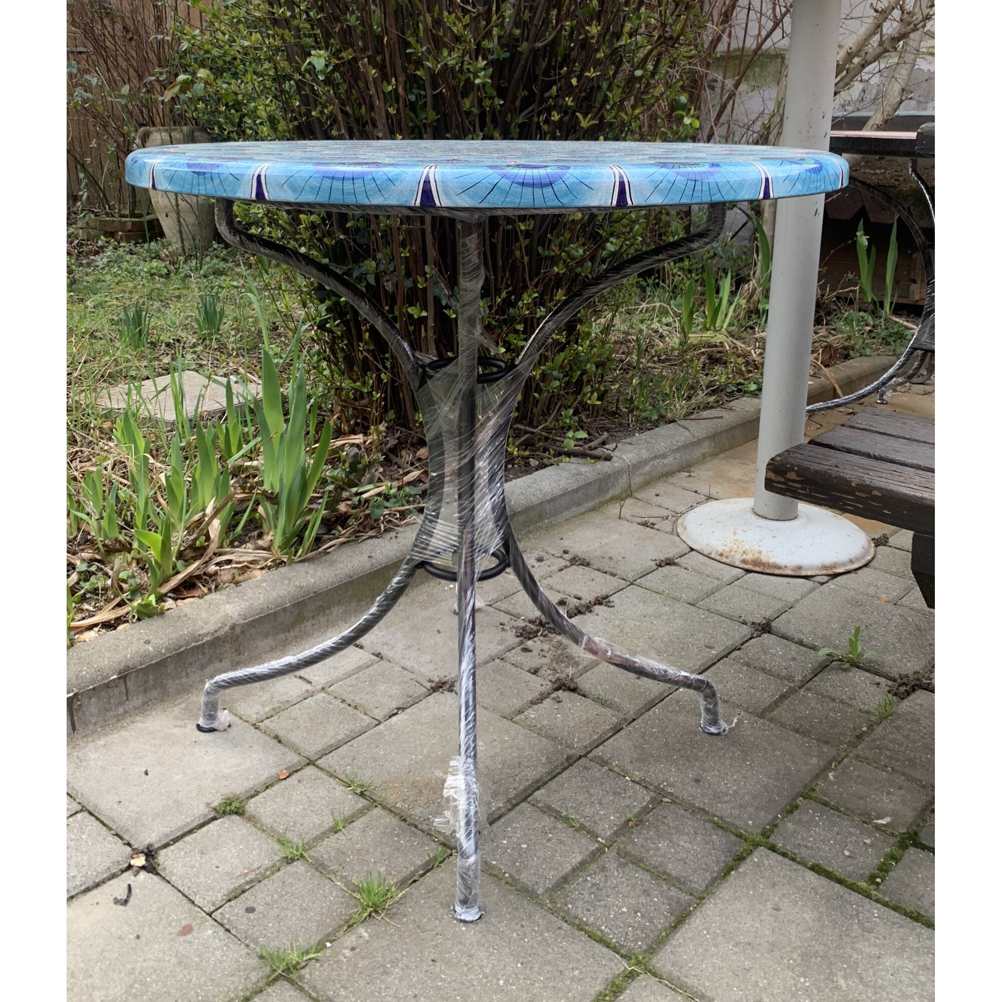 Masa ceramizata din piatra vulcanica, model Coada de Paun, Etna/Sicilia ...