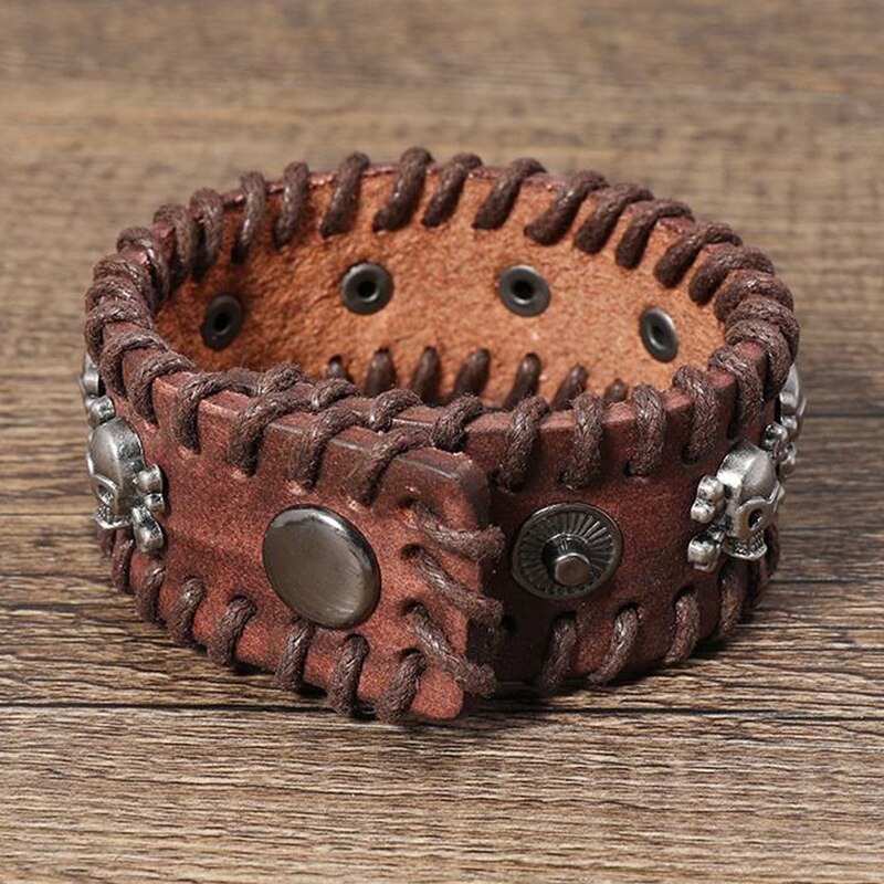 Bratara din piele ecologica cu pandantive cap de schelet, model ...