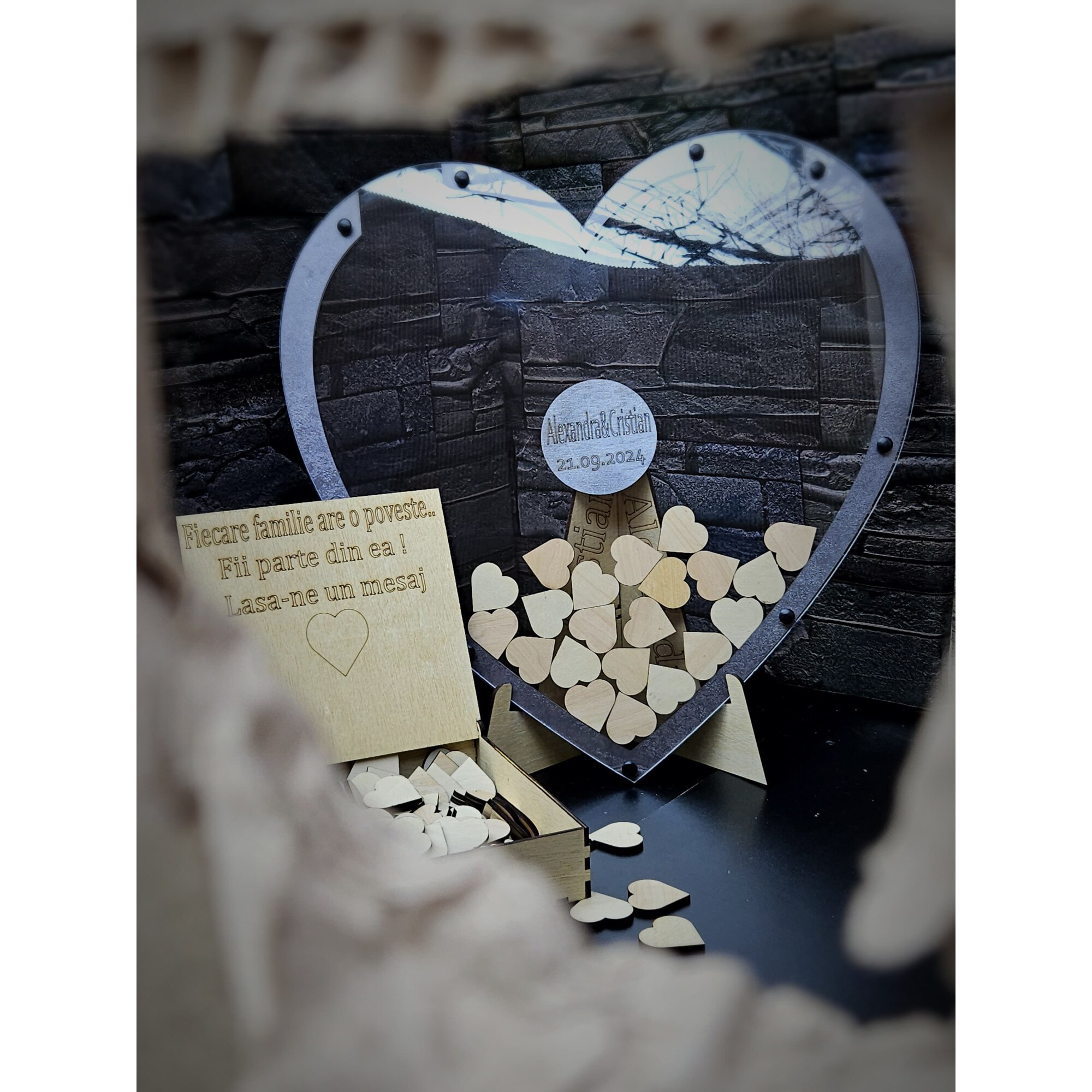 Carte oaspeti cu cutie, 100 inimioare si suport, pentru nunta sau botez ...