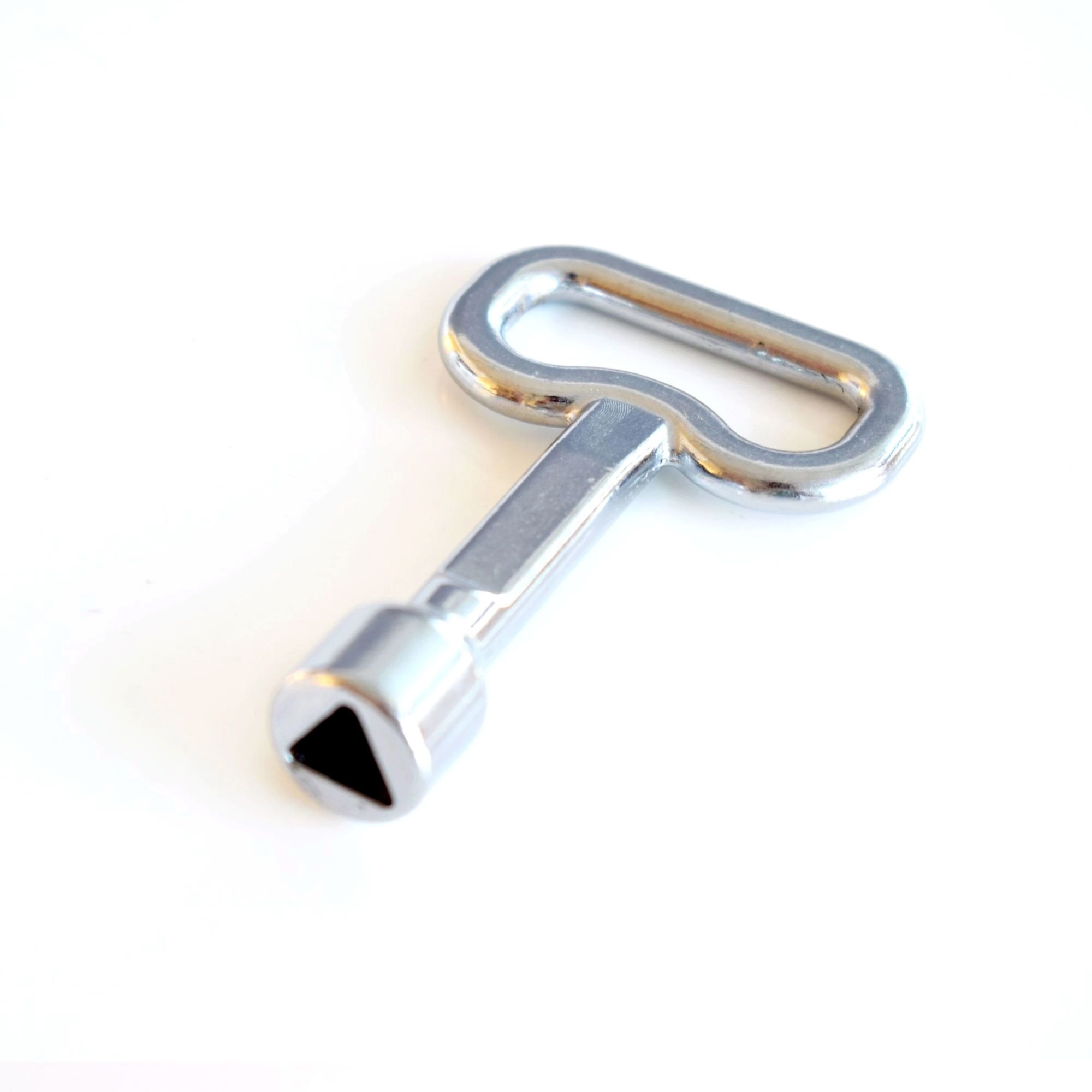 Cheie triunghiulara de metal pentru panou electric - eMAG.ro