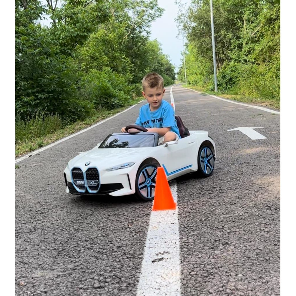 Masinuta electrica BMW i4, Scaun piele ecologica, Motor 2 x 12 Volti ...