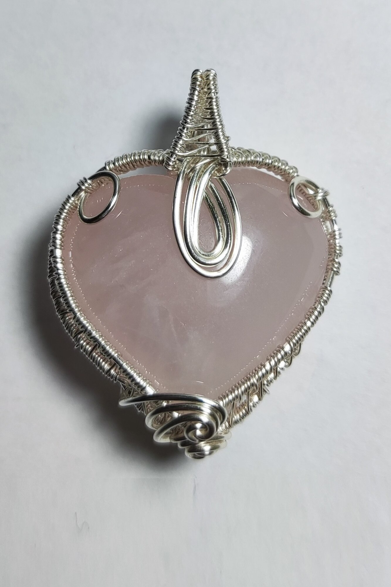 Pandantiv cu inimioara de Cuartz roz, fir metalic argintiu, Roz, 4 cm ...