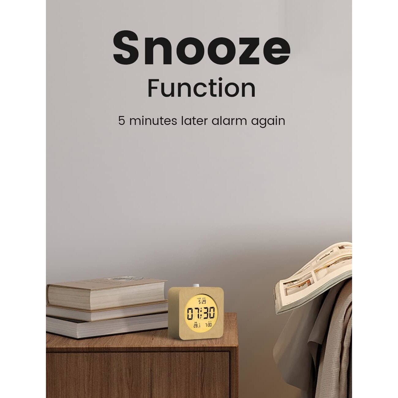 Ceas desteptator digital aboveClock, din lemn pentru noptiera cu afisaj ...