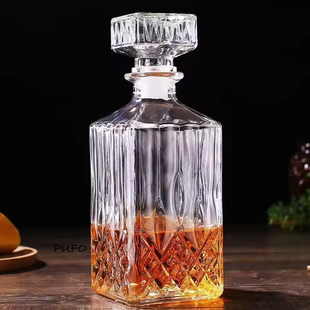 Sticla eleganta pentru bautura, lichior, whisky, 800 ml, transparent ...