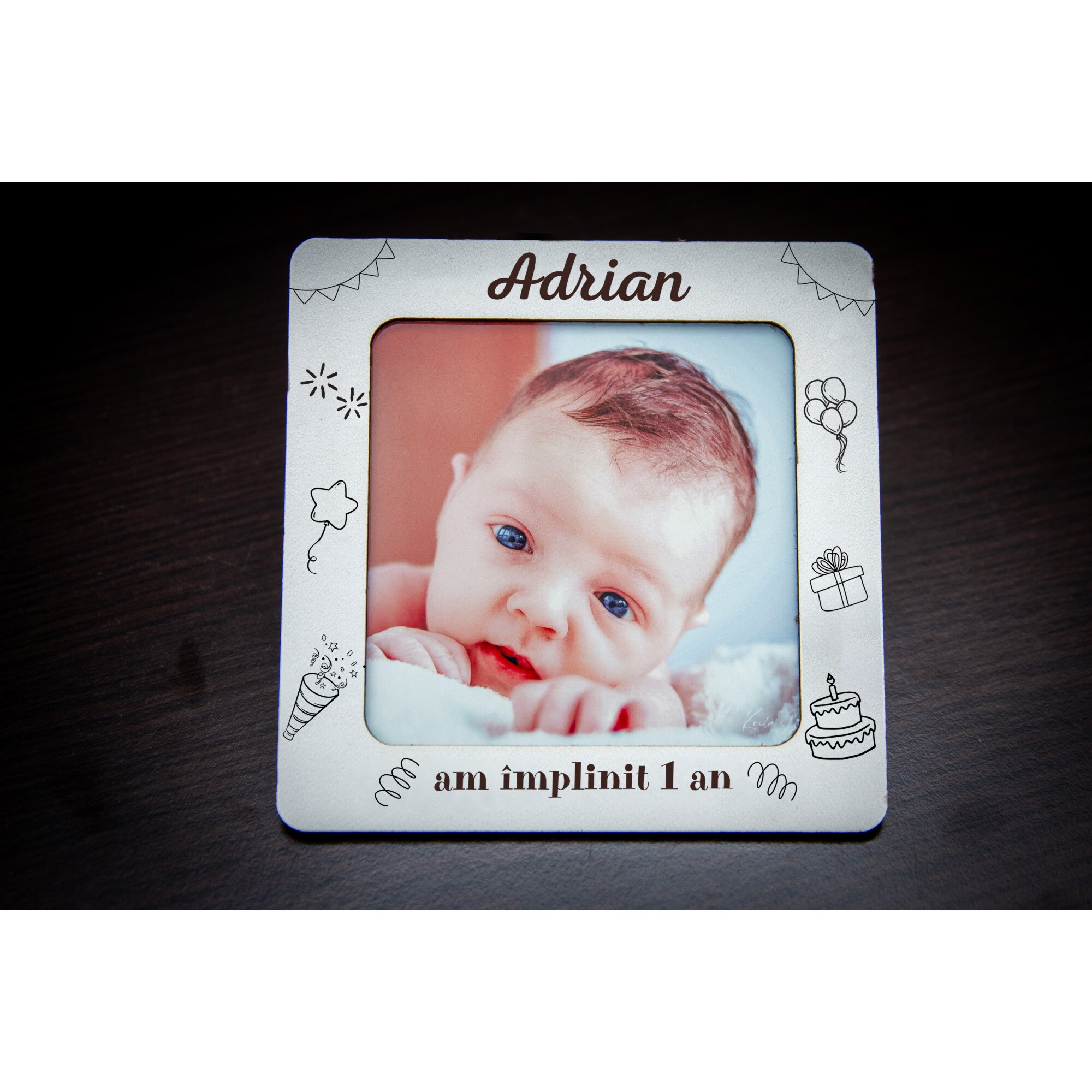 Magnet de frigider cu fotografie proprie, rama gravata laser, mai multe ...