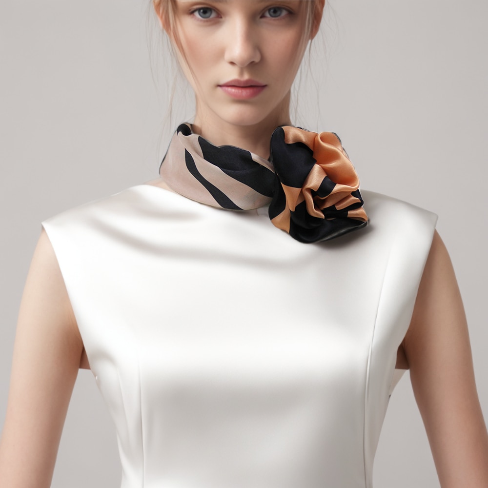 Esarfa matase naturala din fir de dud alb culoarea anului Peach Fuzz ...