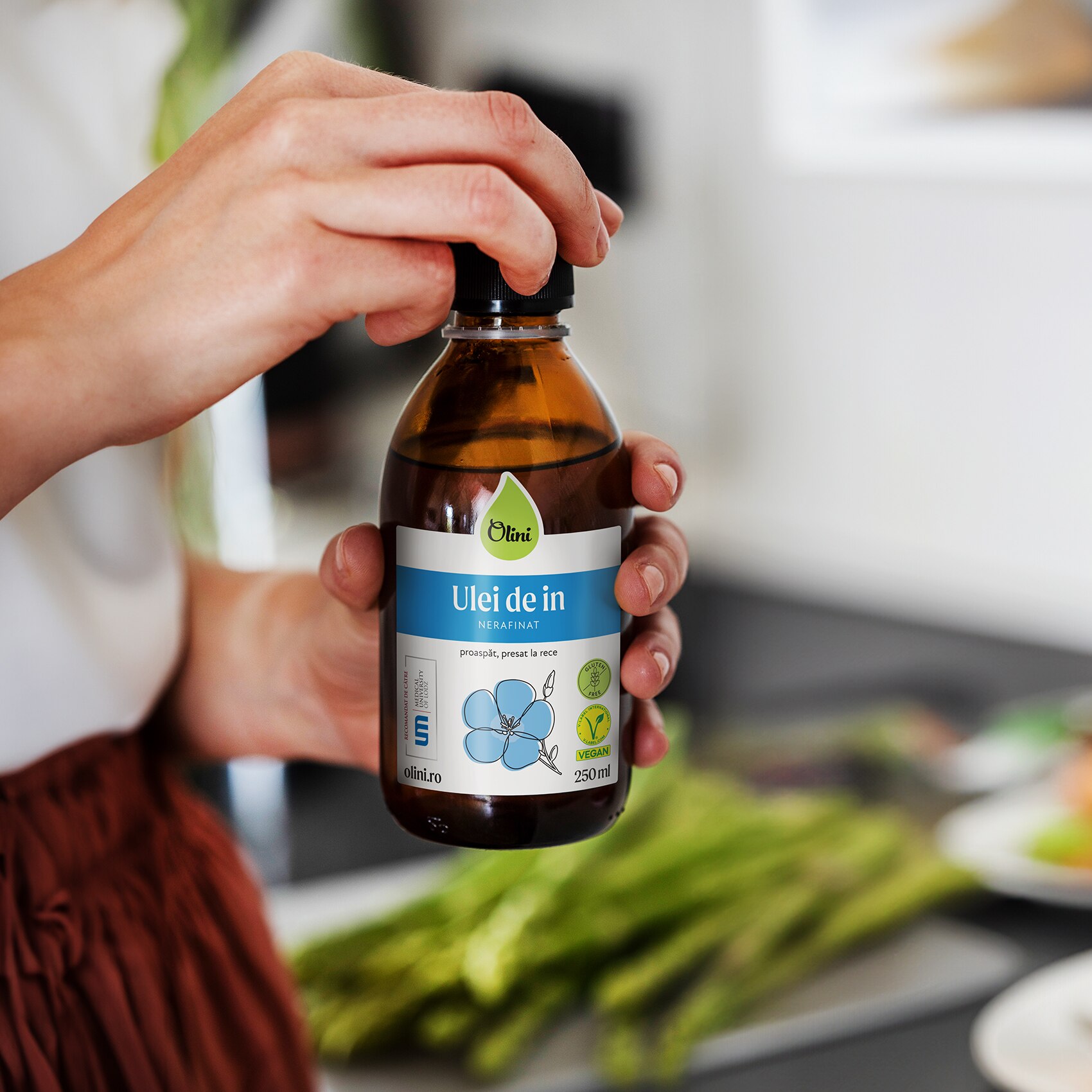 Ulei de in Olini - presat la rece, natural, pur, sanatos 1 L - eMAG.ro