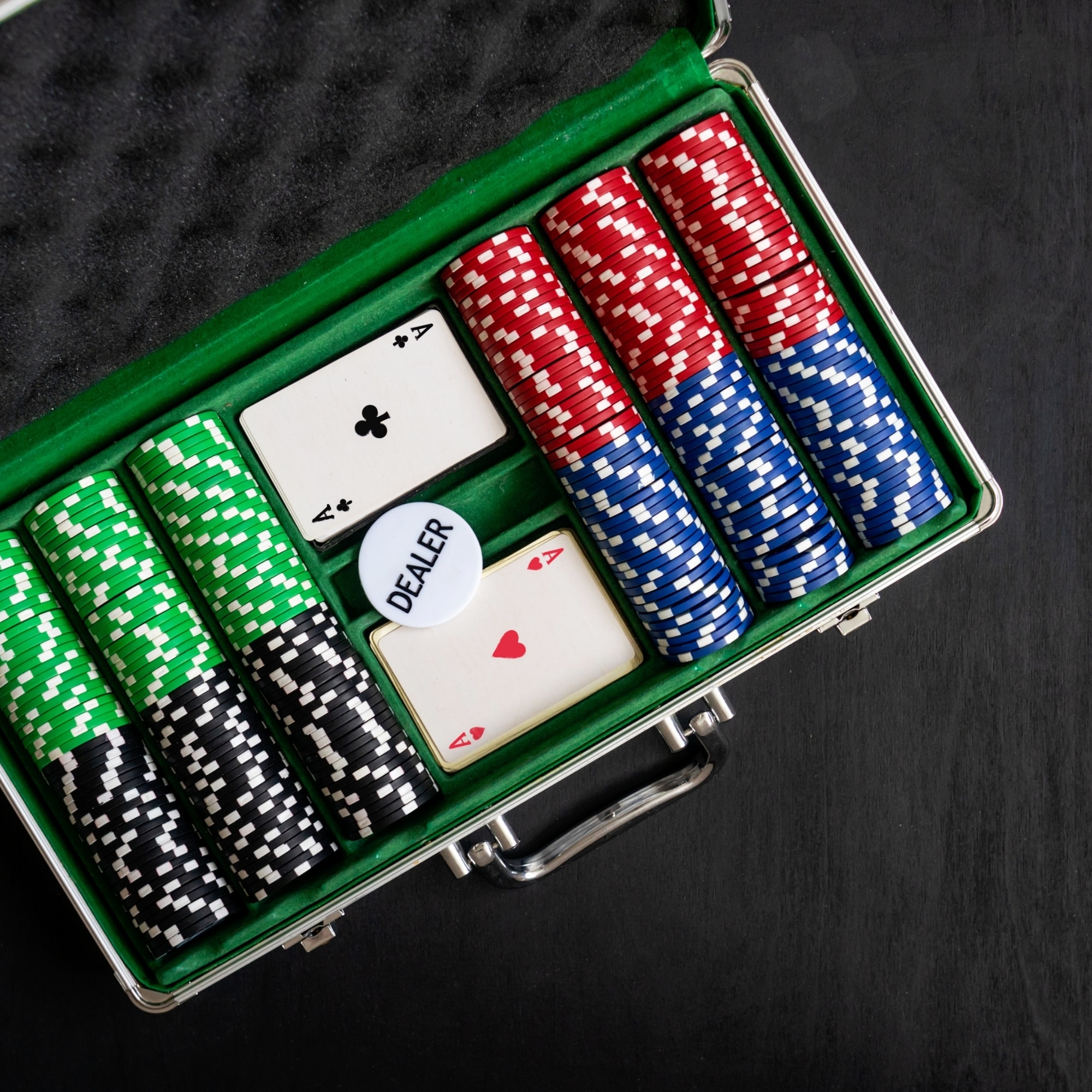 Set complet de poker GALAXIA® cu 300 de jetoane, 2 pachete de carti ...
