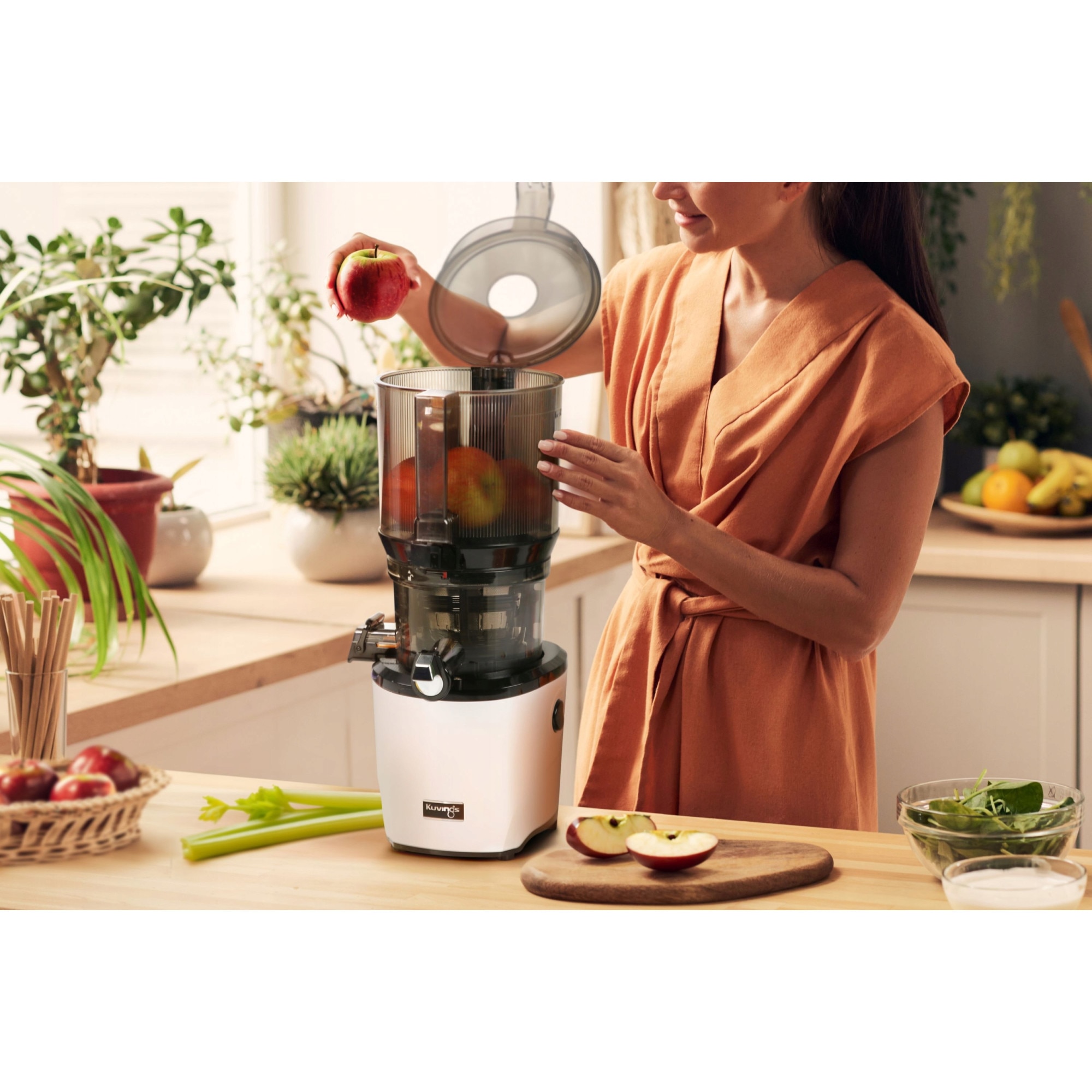Storcator De Fructe Si Legume, Kuvings, Auto 10, 200 W, recipient 3l ...