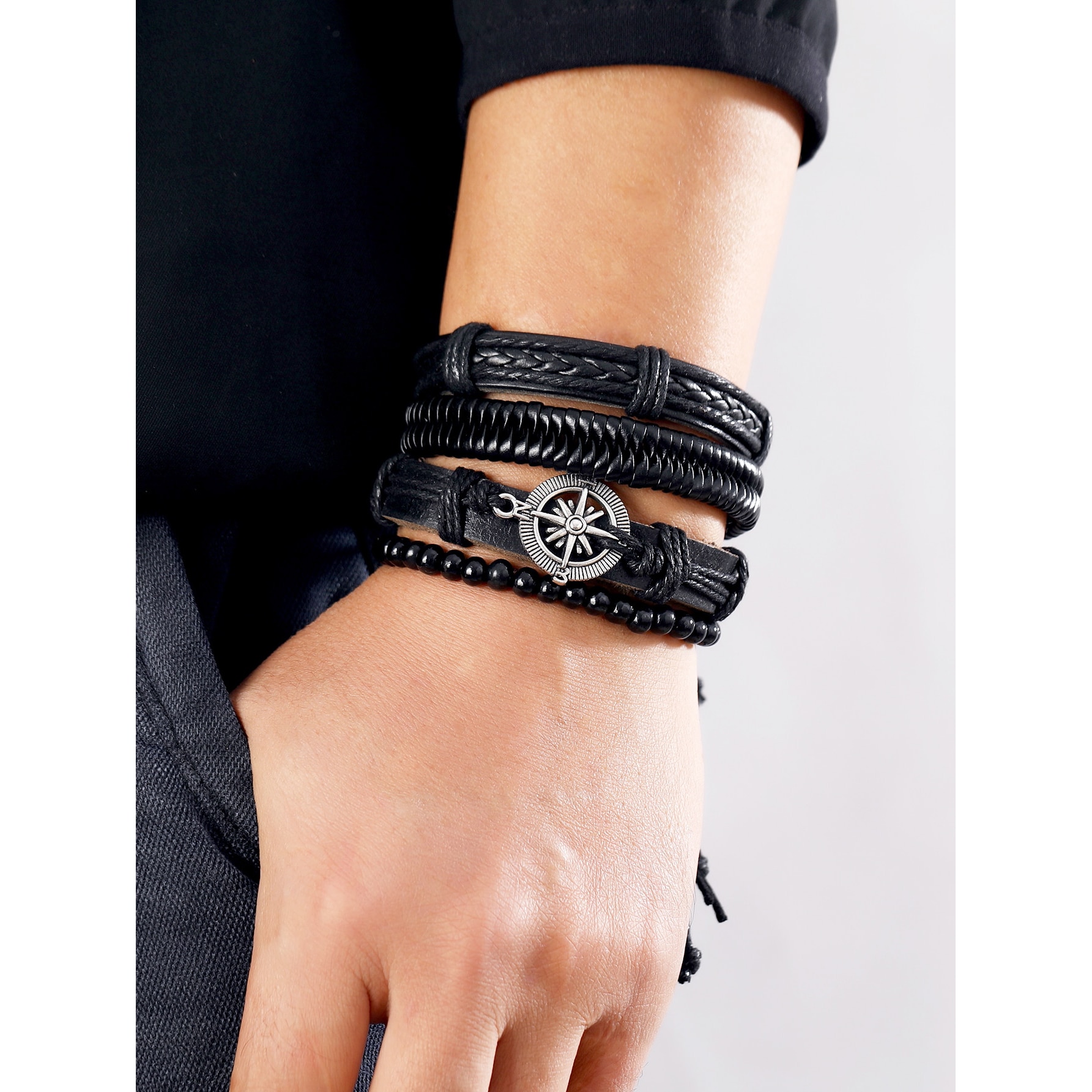 Set 4 bratari barbatesti cu pandantiv busola, 3 reglabile si 1 elastica ...