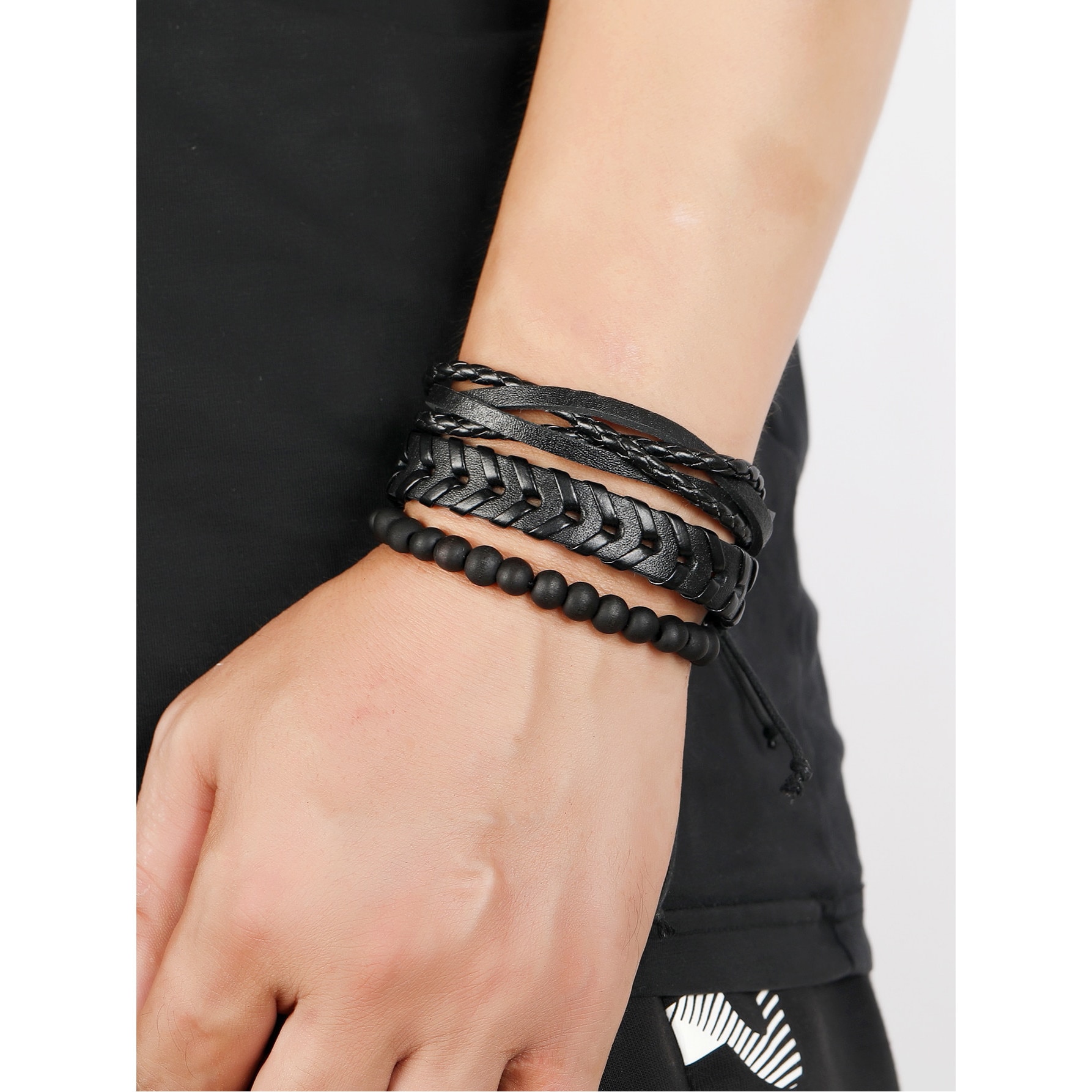 Set 6 bratari barbatesti din piele, cu multiple straturi, Negre - eMAG.ro