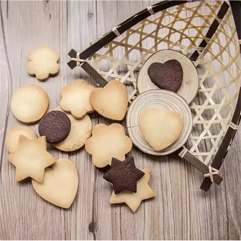 Set 12 forme cutter de patiserie pentru biscuiti, turta dulce ...