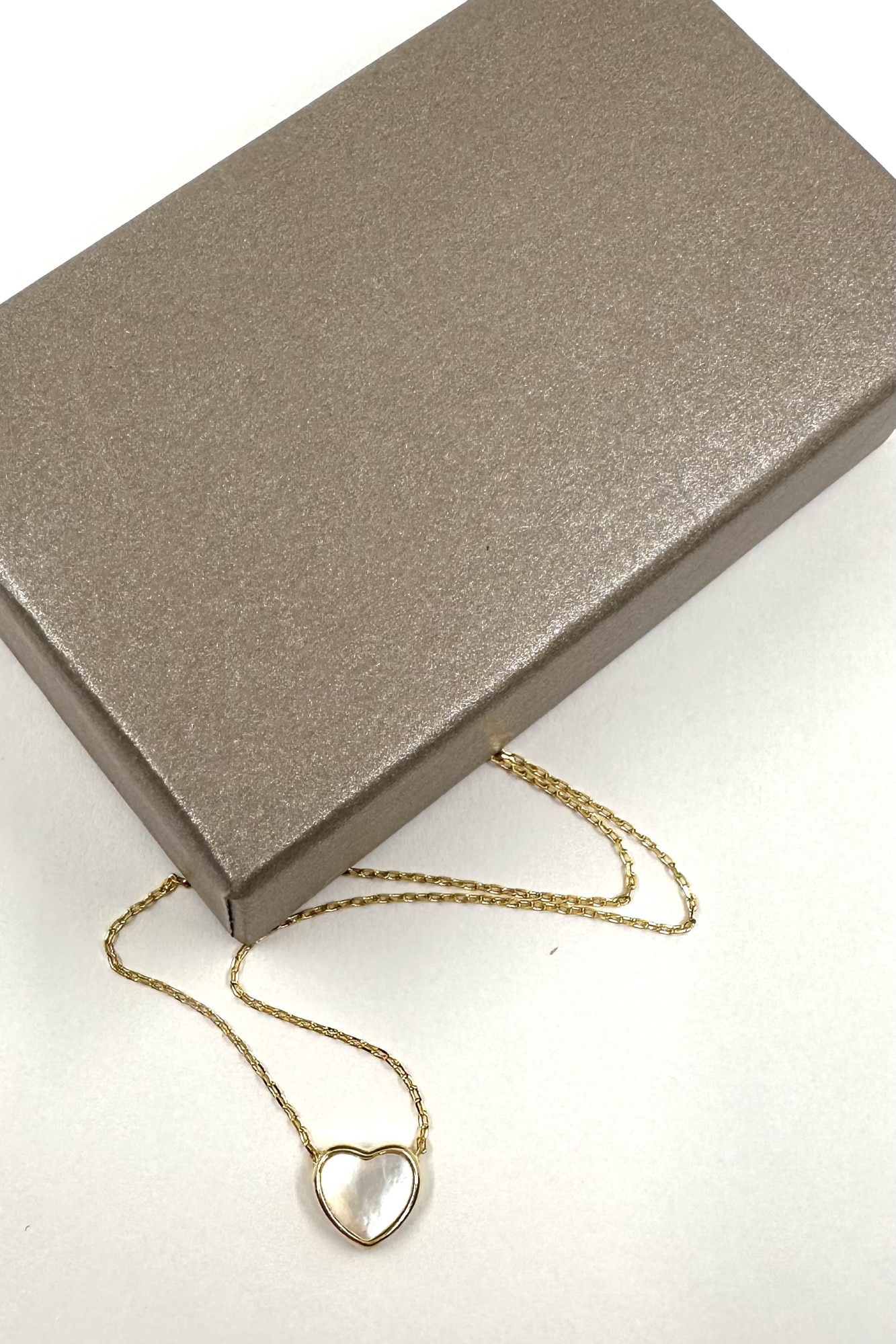 Colier din argint suflat cu aur si sidef, simbol inima, Agavi - eMAG.ro