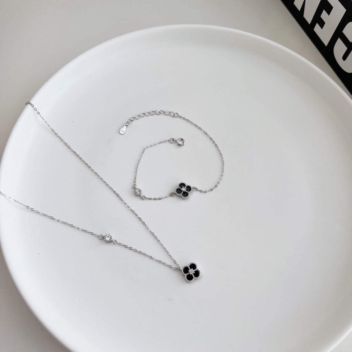 Set Una Vida Trifoi Lucky Negru Inel, Cercei, Bratara, Colier, Argint ...