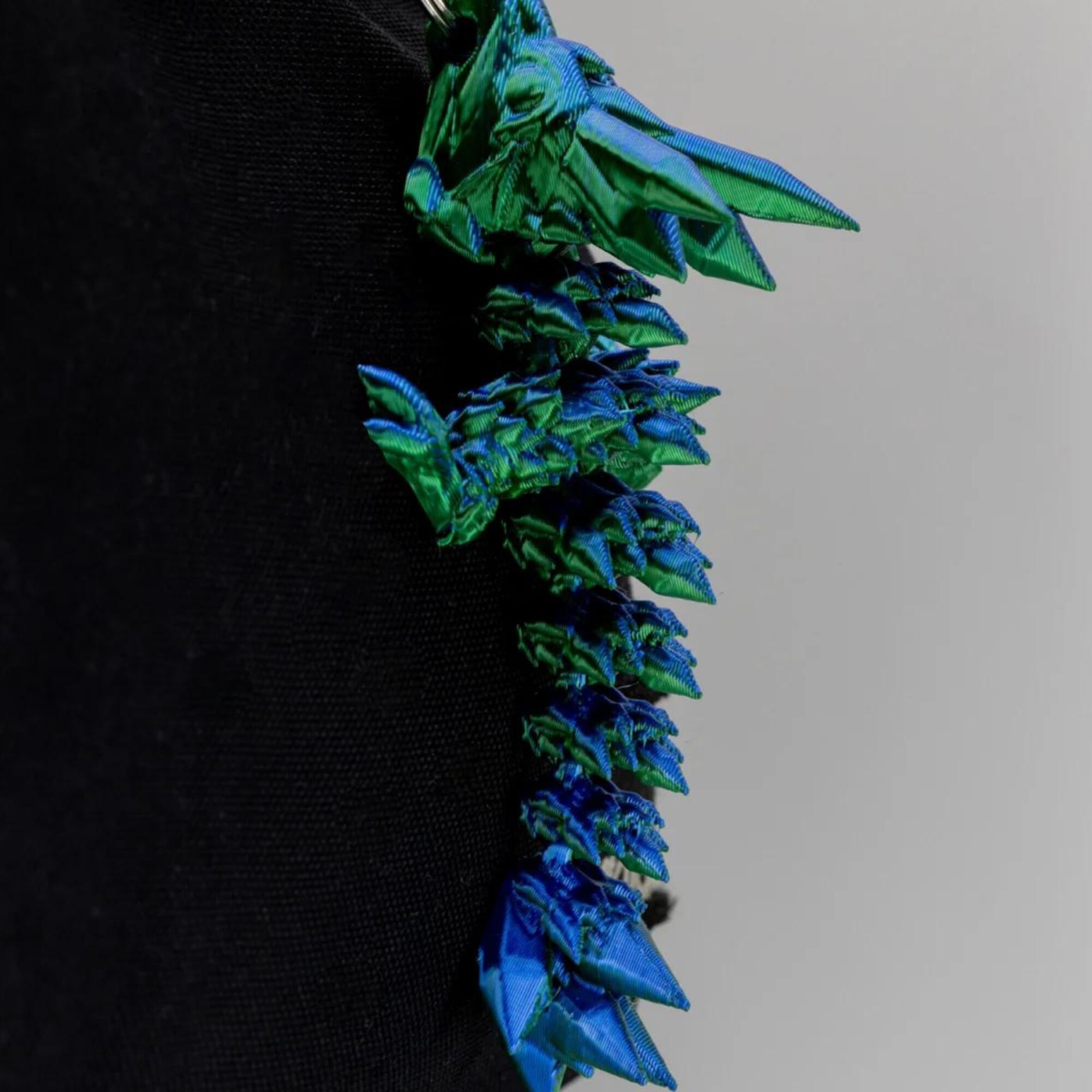 Breloc Dragon Cristal Albastru si Verde, 12 cm - eMAG.ro