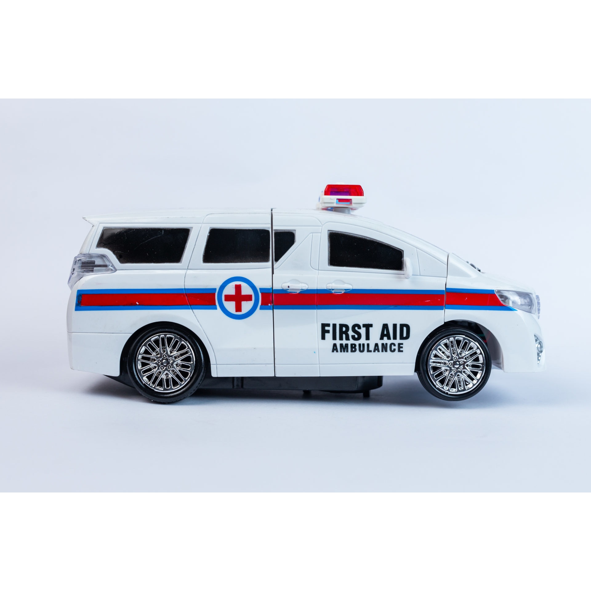 Ambulanta care se transforma in robot, cu sunete si lumini, First aid ...