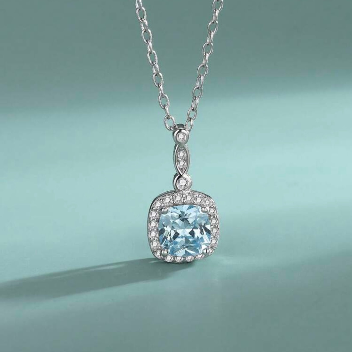 Set din argint cu lant cu pandantiv bleo in forma patrata din piatra de ...