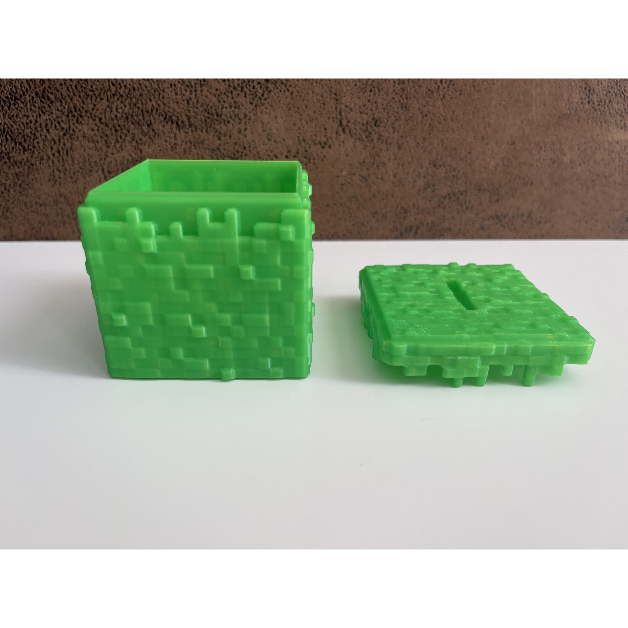 Pusculita cu capac detasabil tip Minecraft, in forma de cub, plastic ...