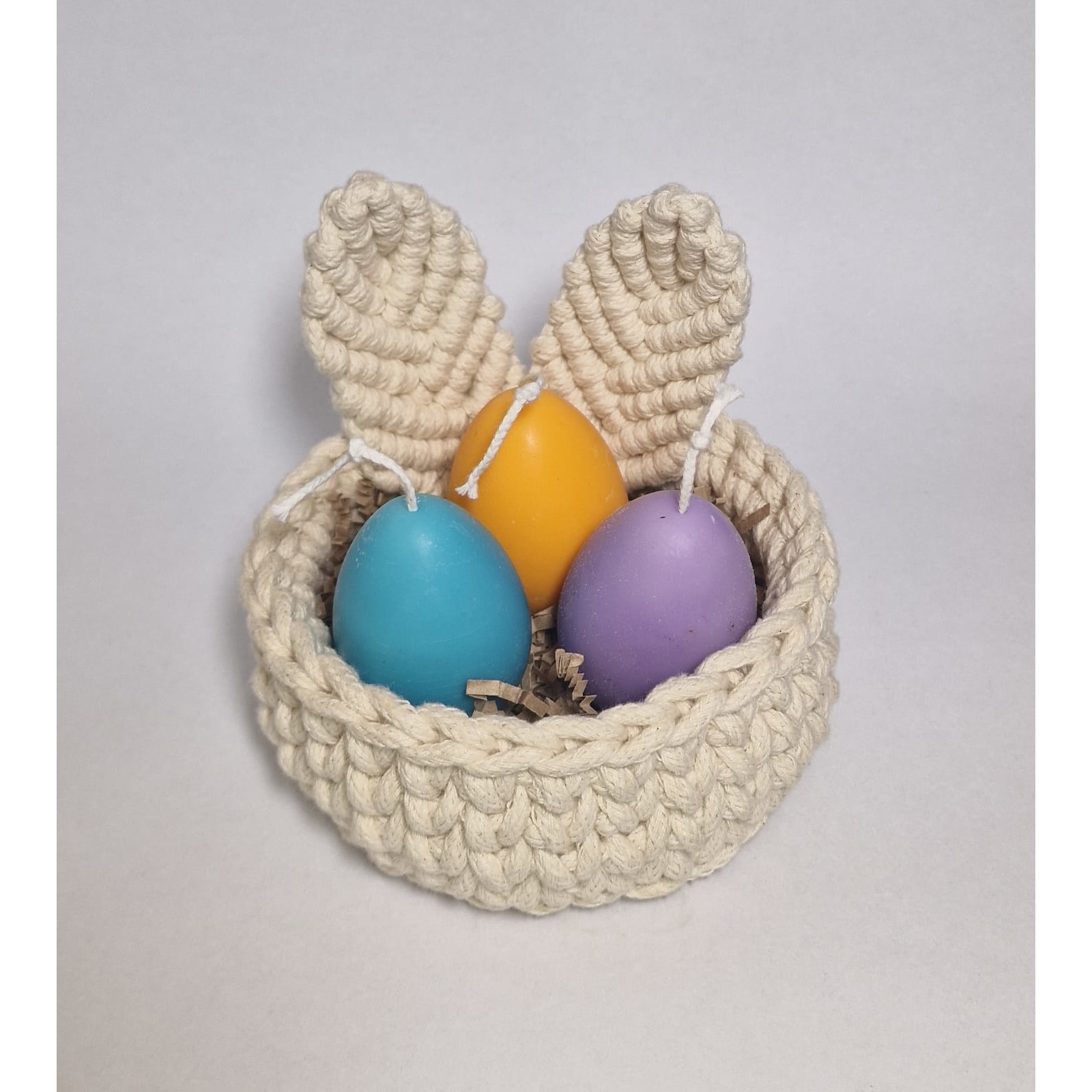Set lumanari parfumate pentru Paste, oua colorate in cos crosetat ...