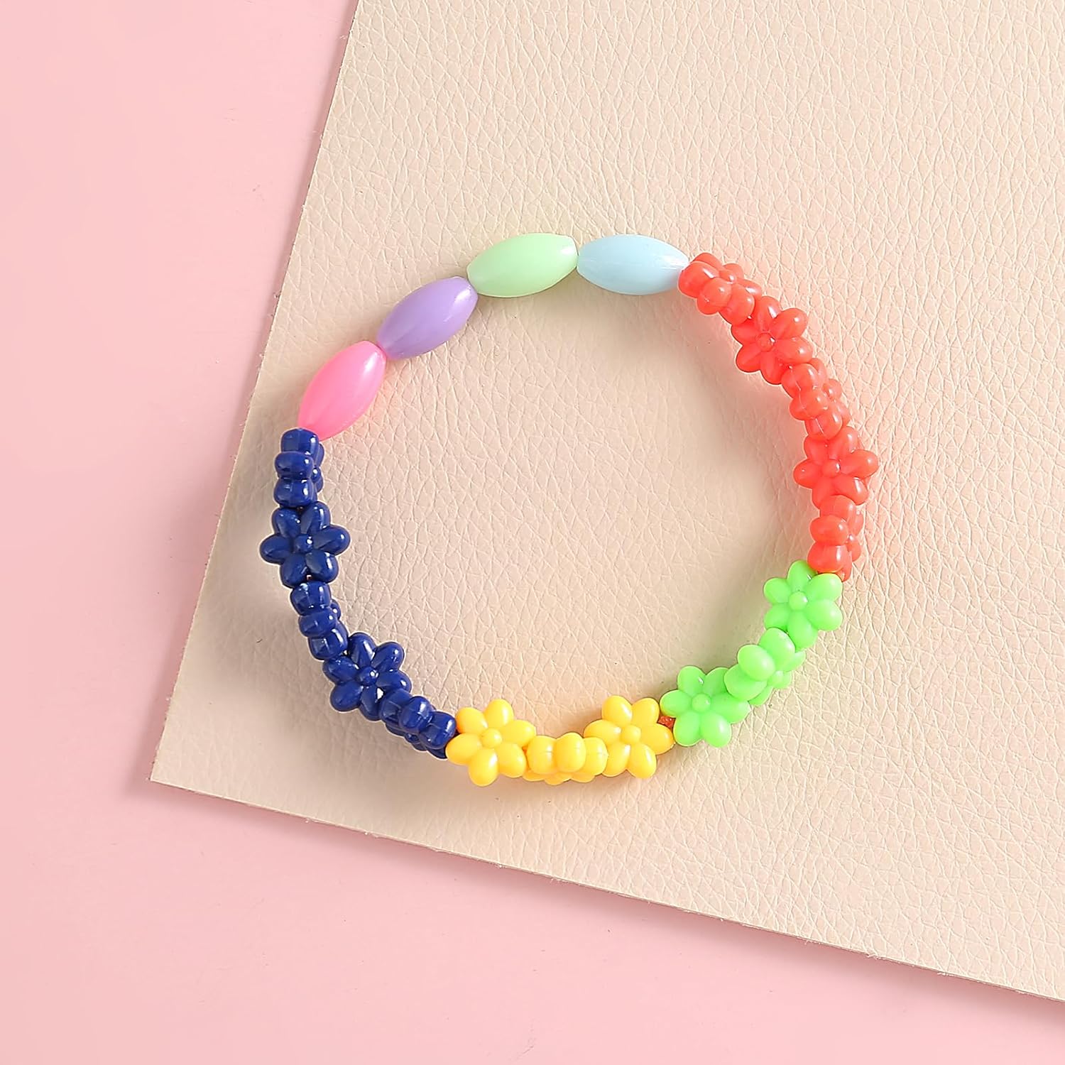 Set pentru creat bratari, 5 ani+, cu multe margele colorate si snur ...