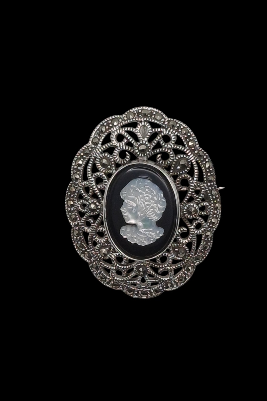 Brosa din argint 925 TSR, camee cu pietre naturale, marcasite model ...