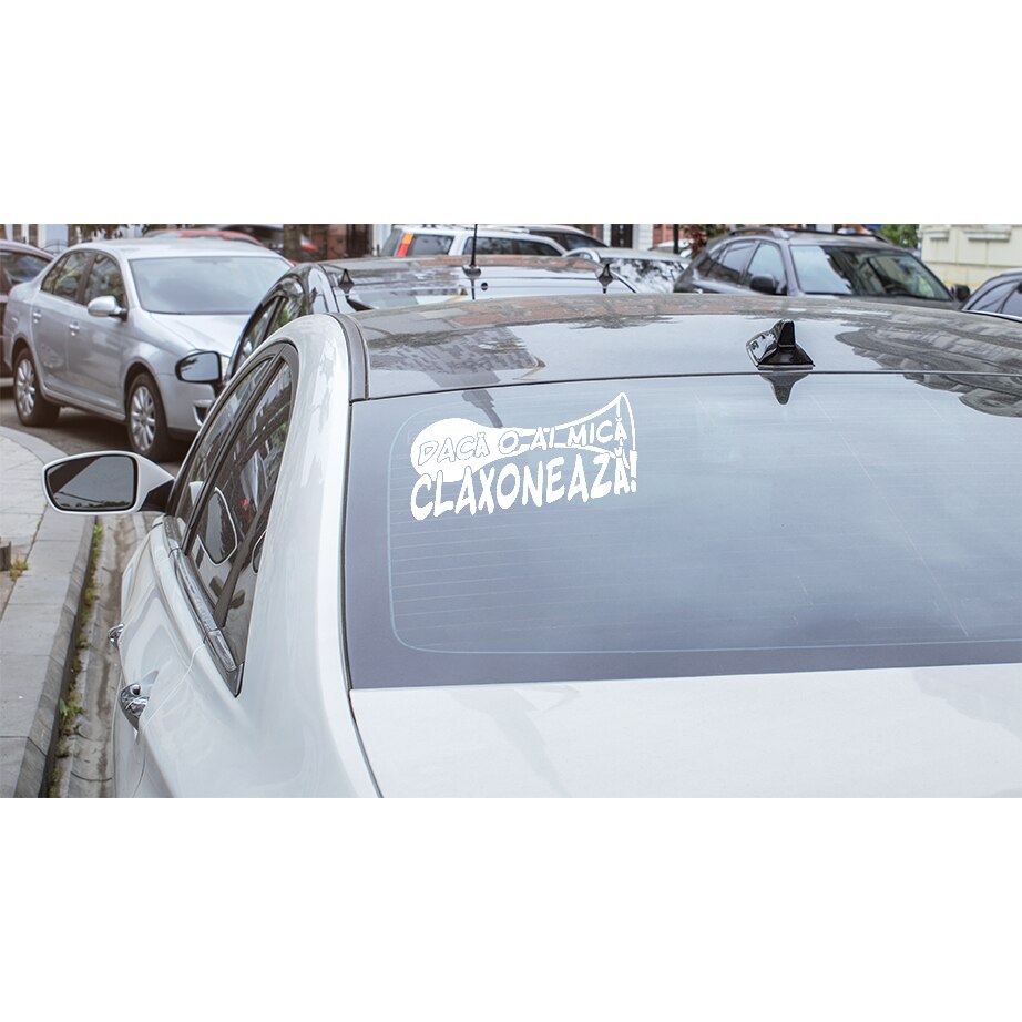Sticker Auto ''Daca O Ai Mica Claxoneaza'' - Alb - 9 Cm - eMAG.ro