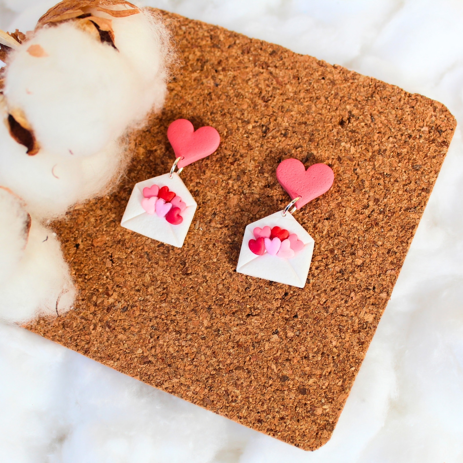 Cercei Handmade - Plic cu Inima - Lut Polimeric, Roz, Pin de plastic ...