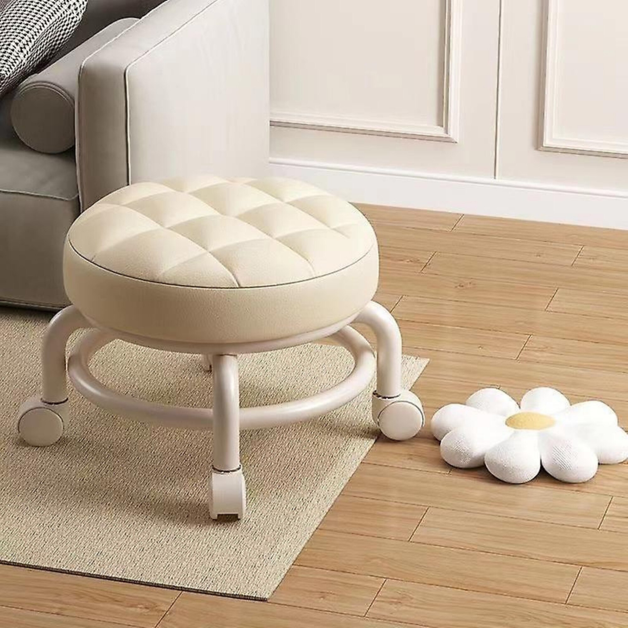 Scaun Compact cu Roti Pivotante - Rotire 360°: Eleganta si Confort intr ...