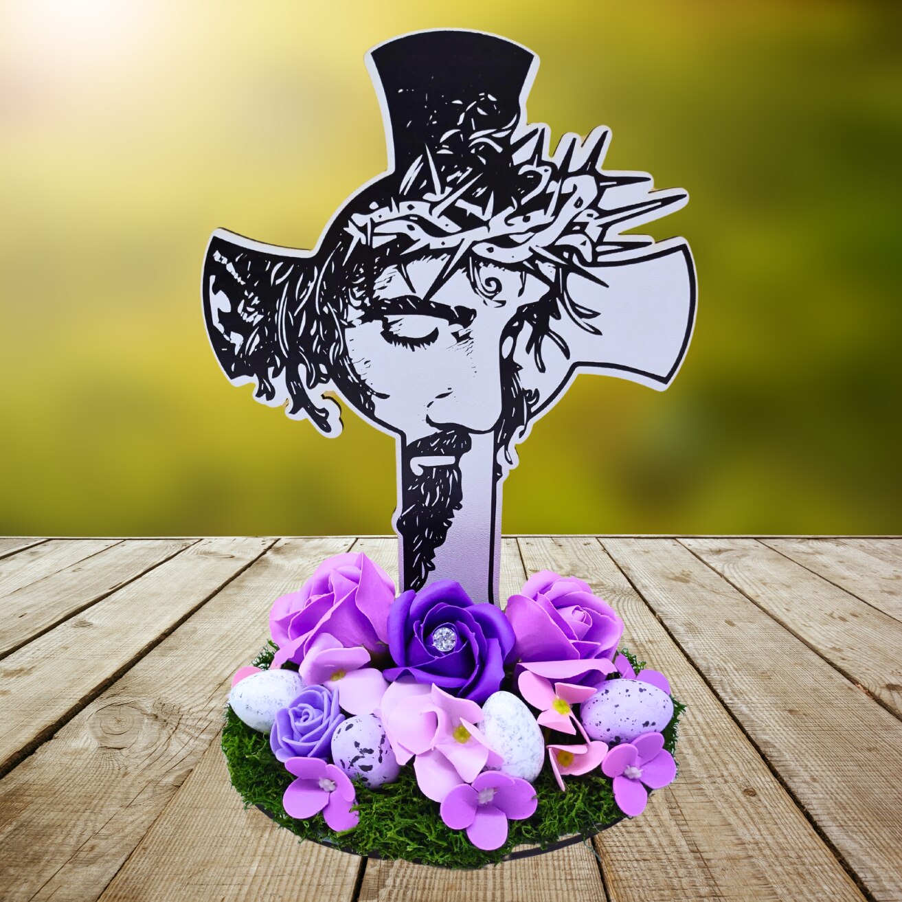 Cruce din lemn pentru Paste, decorata cu flori de sapun mov si licheni ...